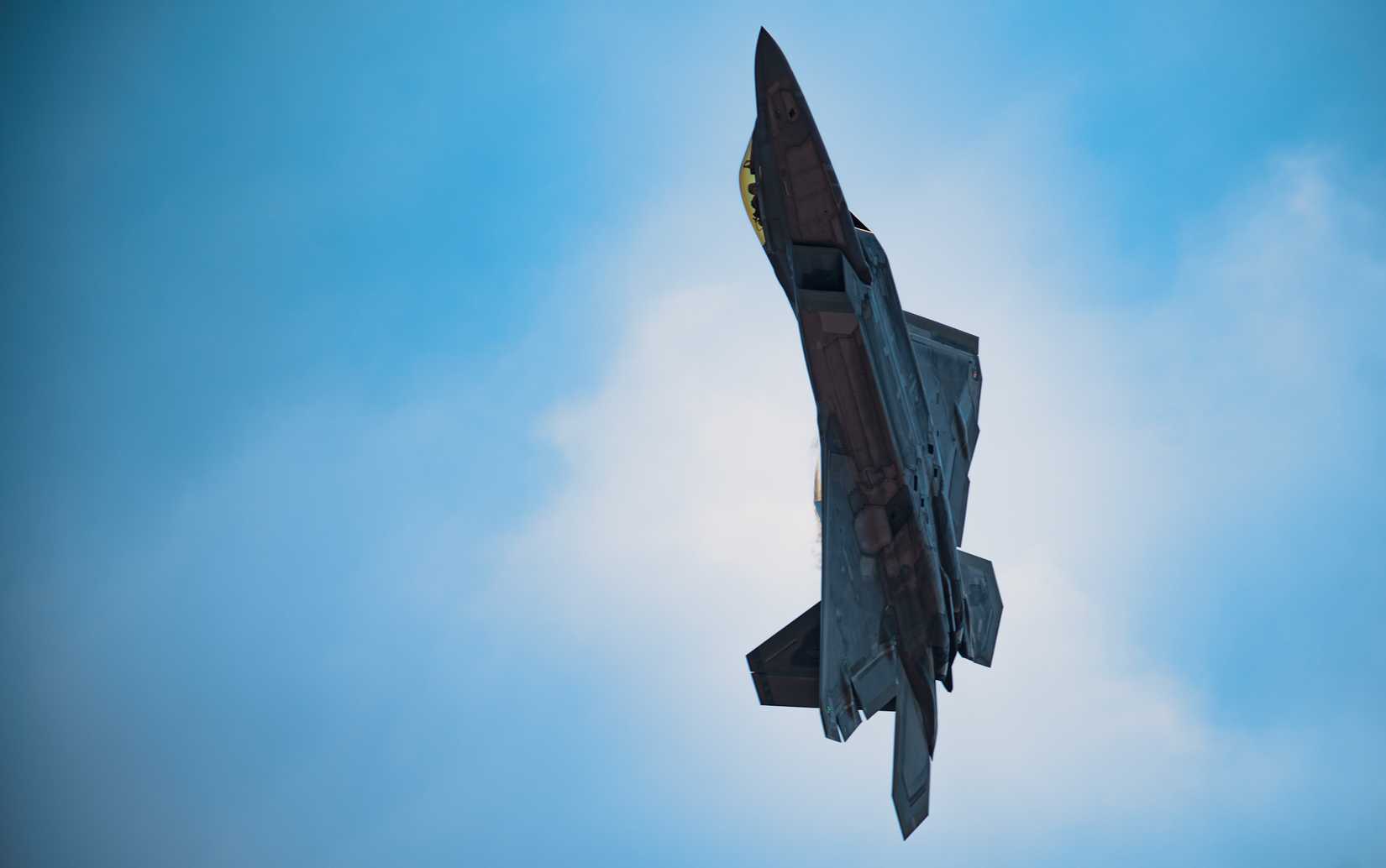 How The F-22 Raptor Achieves Its Remarkable Mach 2 Top Speed