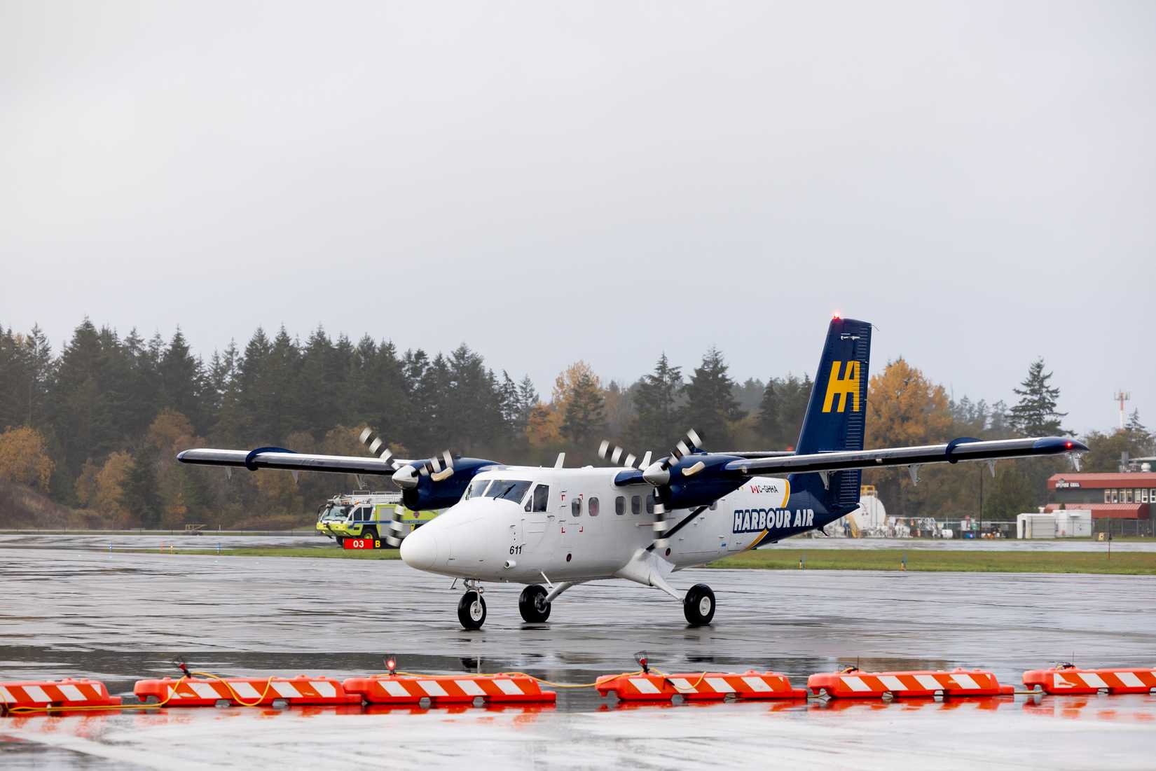 Harbour Air Launches Twin Otter Vancouver Wheeled Flights