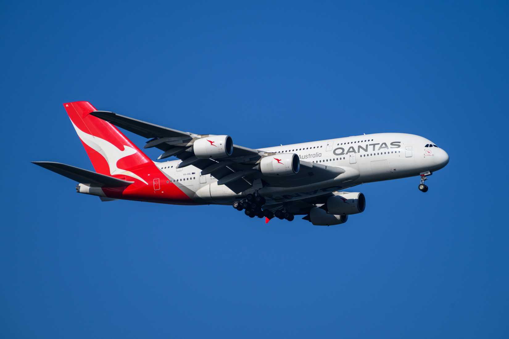9-Hour Go Round: Qantas Airbus A380 Flight To Johannesburg Makes U-Turn ...
