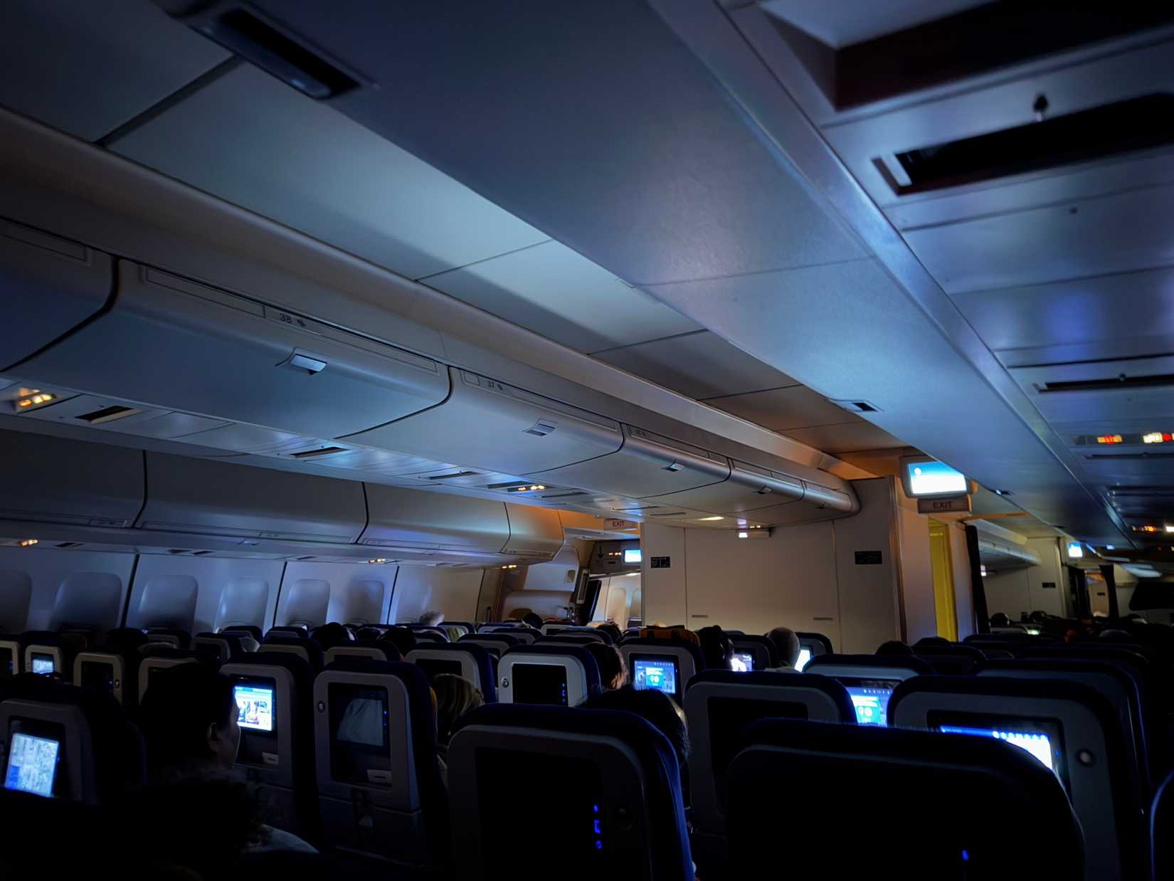 Lufthansa's 2 Different Boeing 747 Cabins: Compared