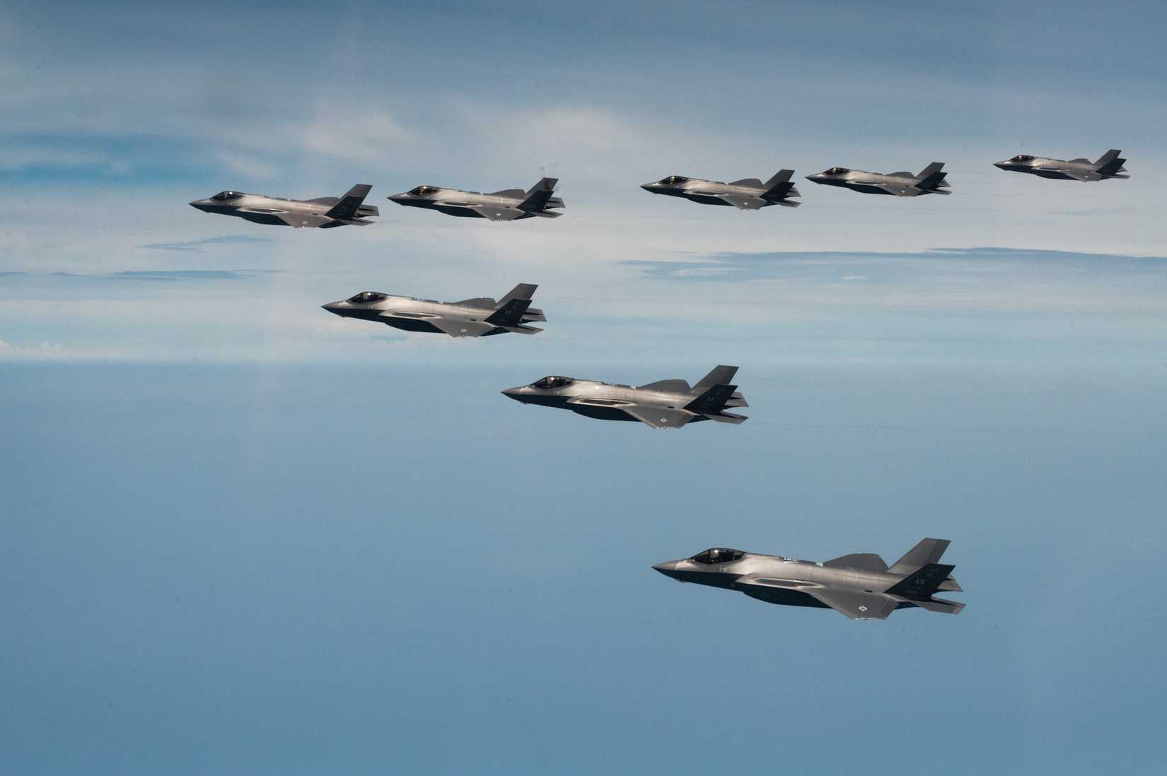 How The US F-35 Lightning II Fighter Jet Differs From China's J-35