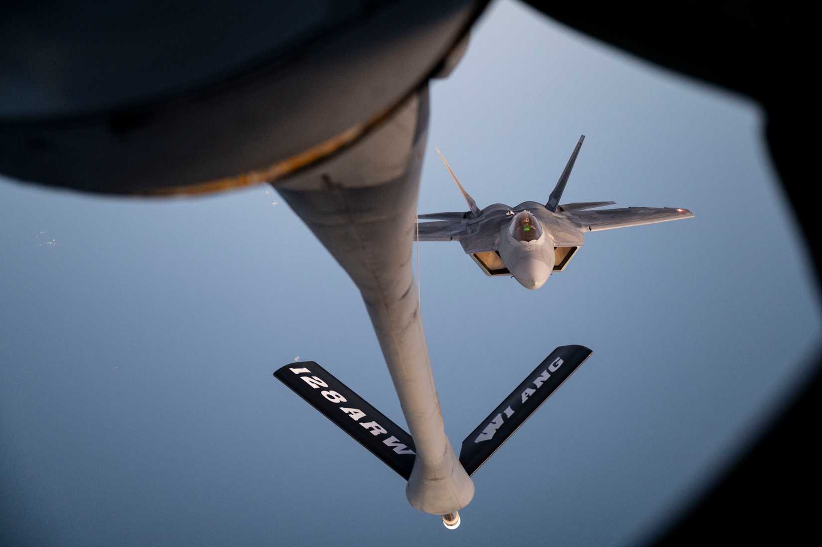 How The F-22 Raptor Achieves Its Remarkable Mach 2 Top Speed