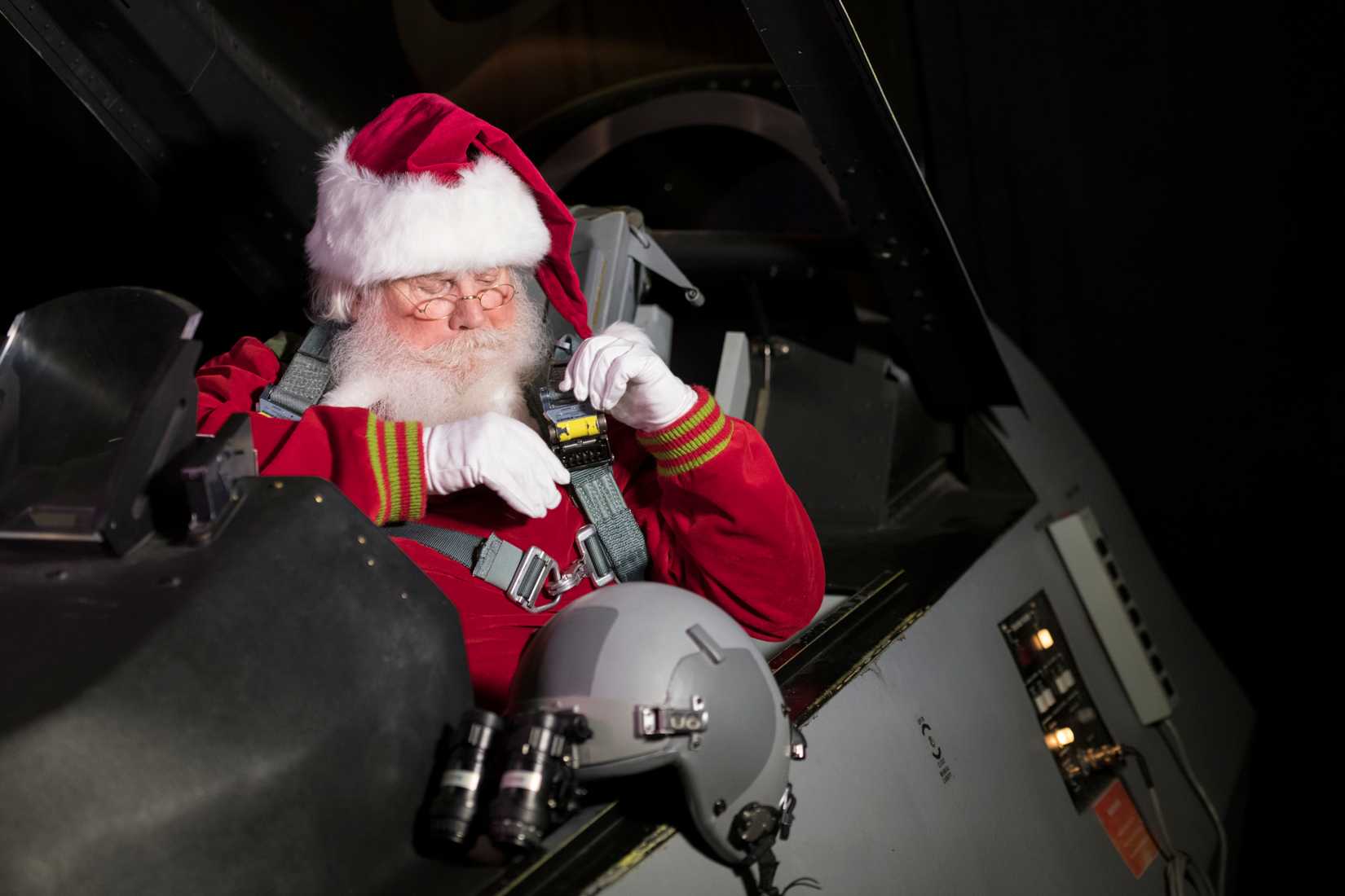 5 Fast Facts On Tracking Santa With NORAD