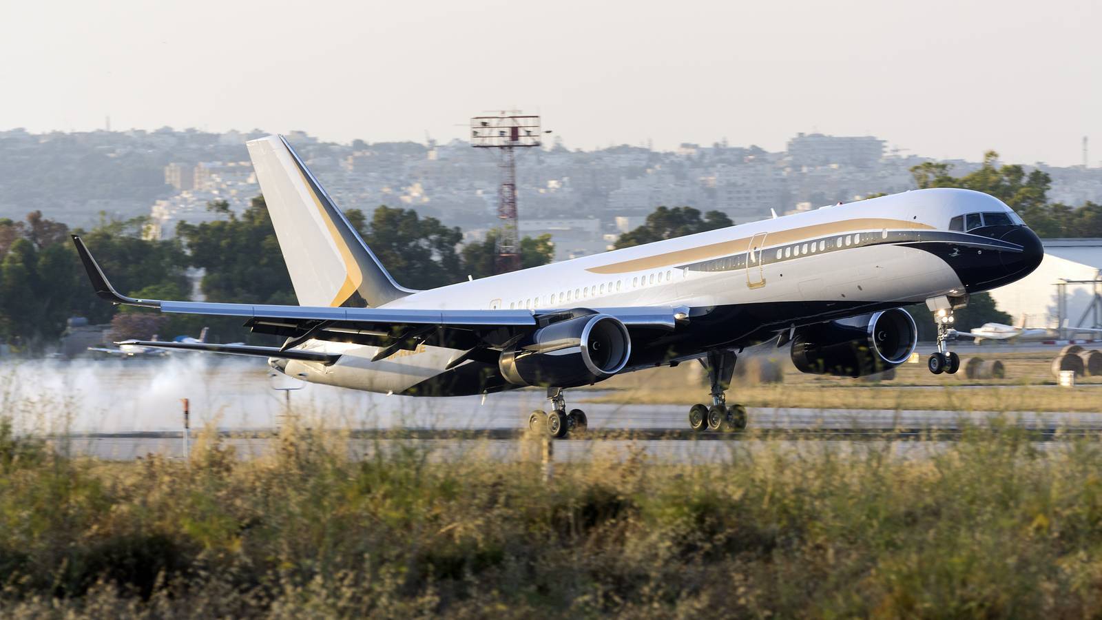 FAA Calls For More Frequent Boeing 757 Inspections For Cracks In Upper ...