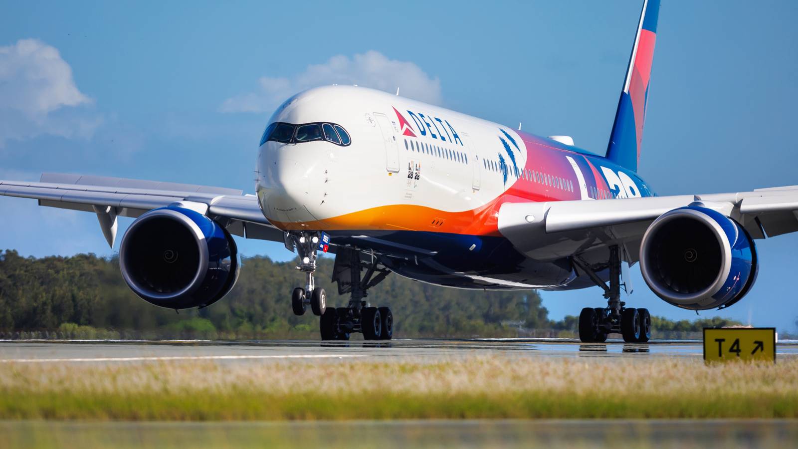 Why In The World Does Delta Air Lines Fly The Airbus A350 And Not The Boeing 787?