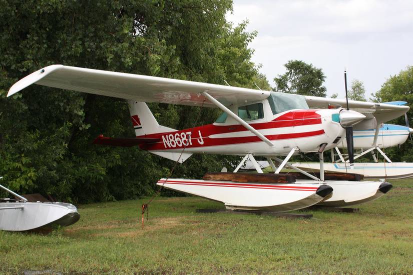 Cessna Single Engines: 6 Differences Between The Cessna 150 And The ...