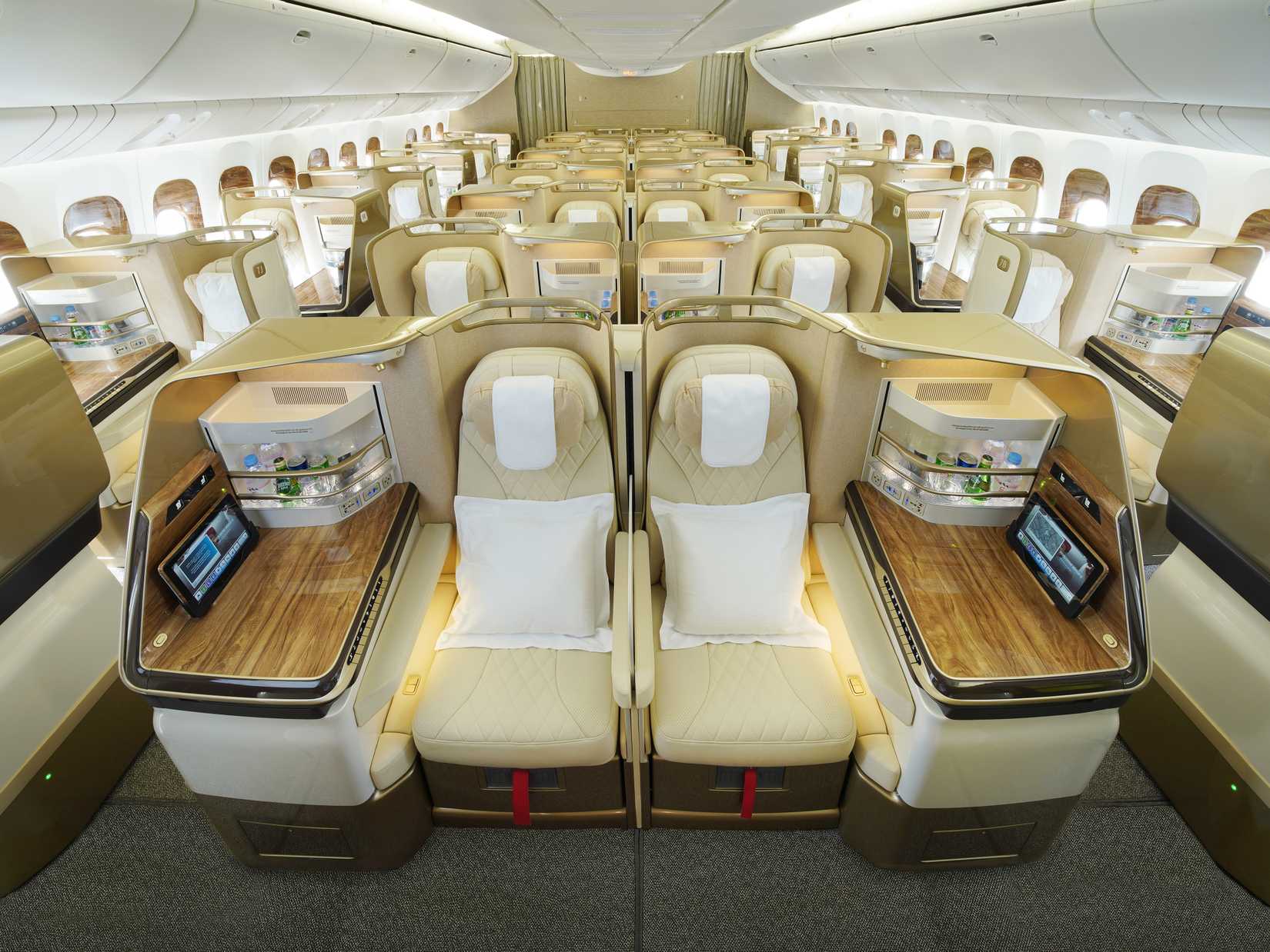 Top 10 Boeing 777-300ER Operators' Business Class Cabins Compared