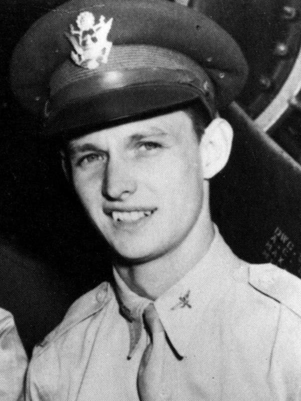 5 Famous Pilots Who Revolutionized Modern Fighter Jet Tactics