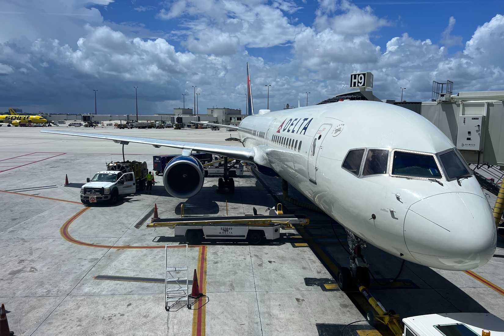 Flying PS: Luxurious Experiences While Booking Commercial Flights