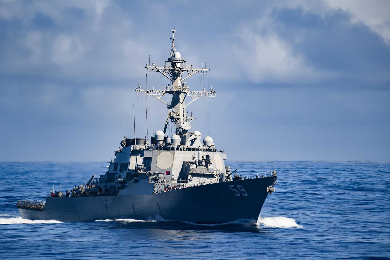 5 Unexplained UAP Sightings Reported by US Military Pilots