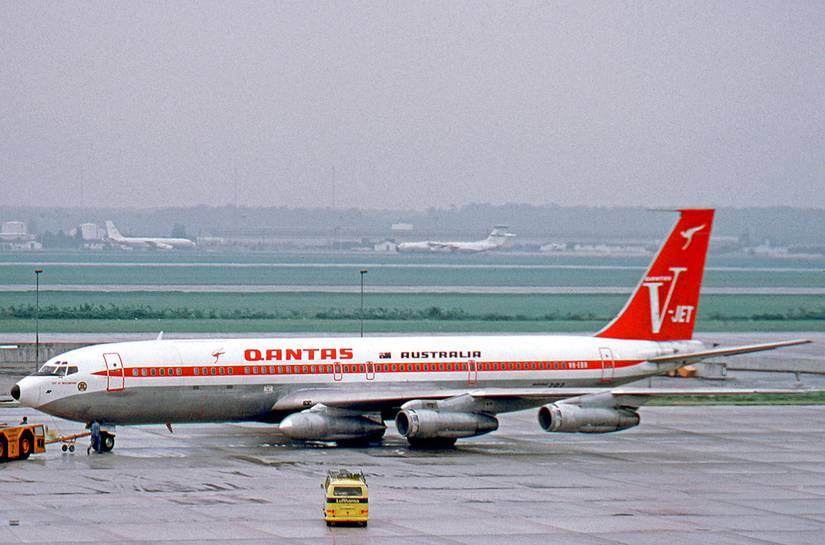 History: The Evolution Of Qantas' Livery