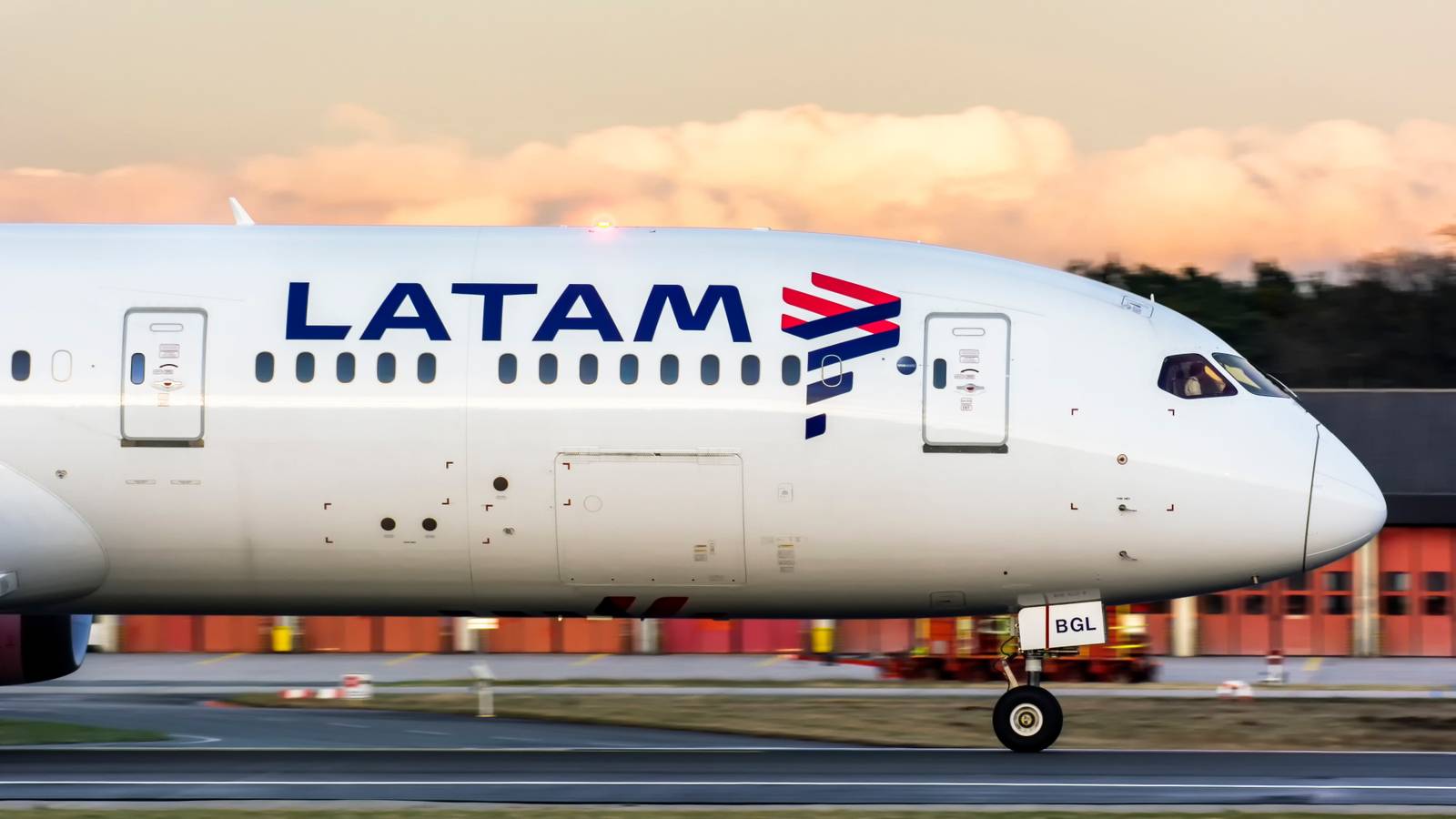 LATAM Reveals New Business Class Suites Set To Debut Next Year