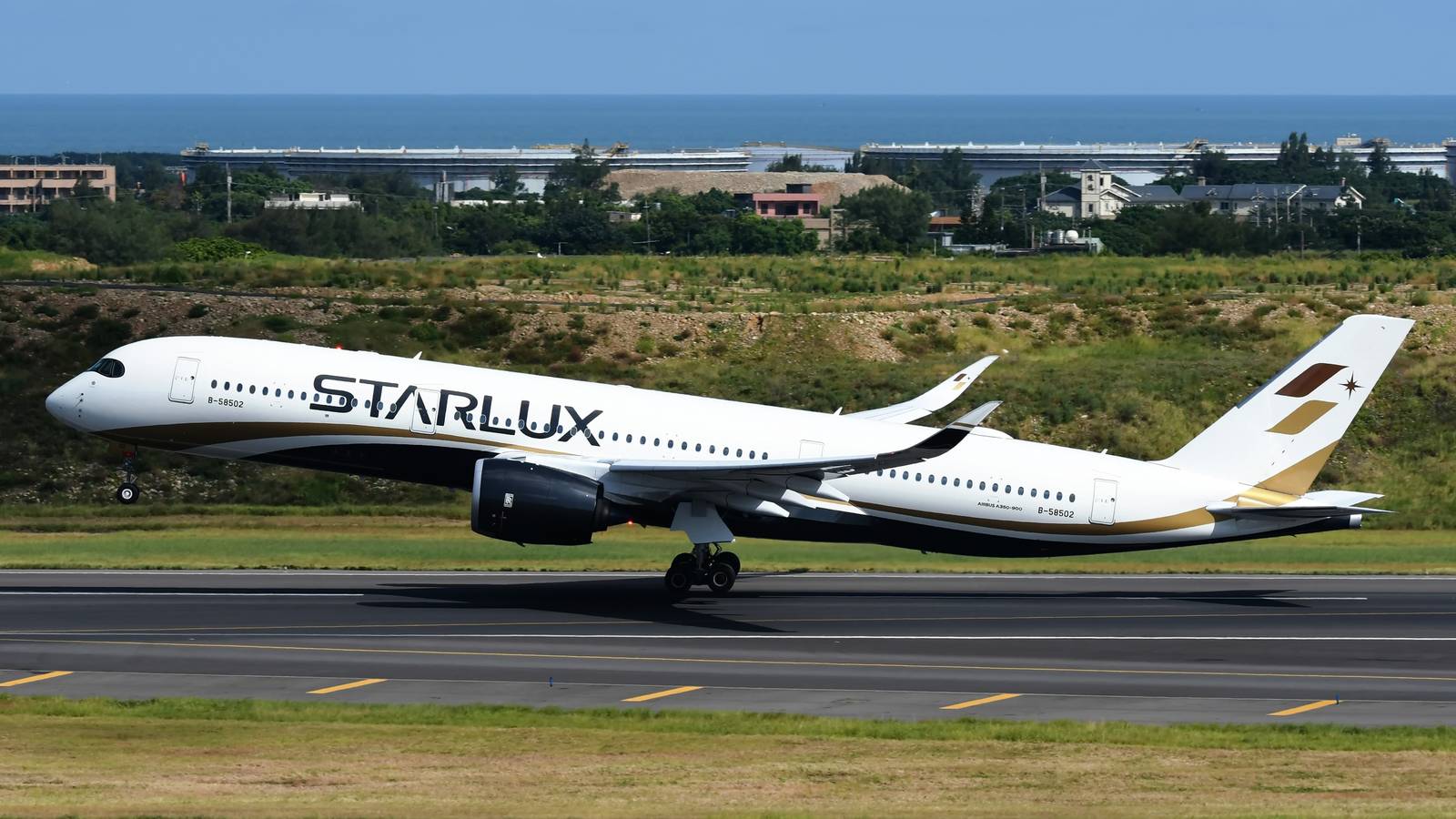 STARLUX Airlines To Increase Flight Frequencies From Los Angeles And ...