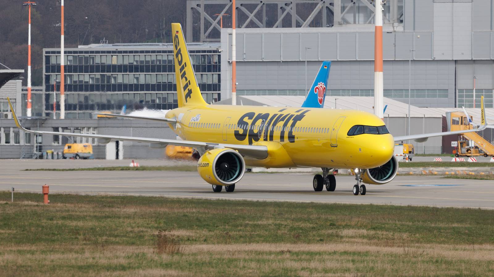 Spirit Airlines Takes 1st Airbus A321neo Involved In A Sale-And ...