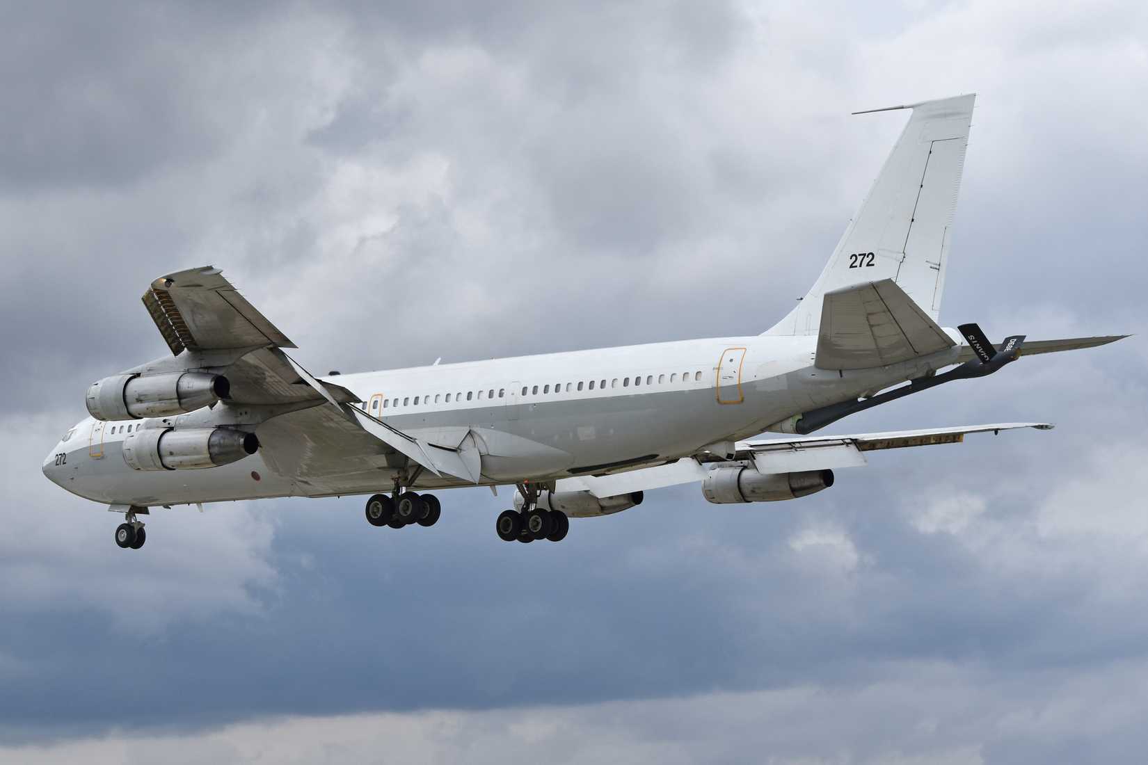 Israel Defense Forces Shares Rare Peek Inside Its Boeing 707 Re’em Tankers