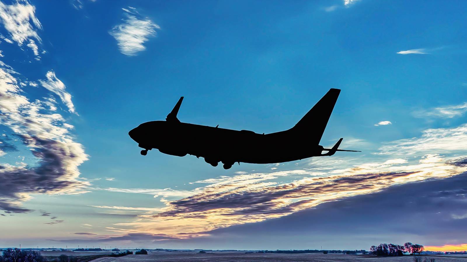 Trump Force Two? A Look At The Boeing 737 That JD Vance Operated During ...