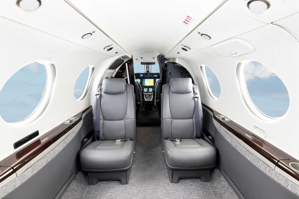 A Look At 4 Unique Differences Between The Pilatus PC-12 And The ...