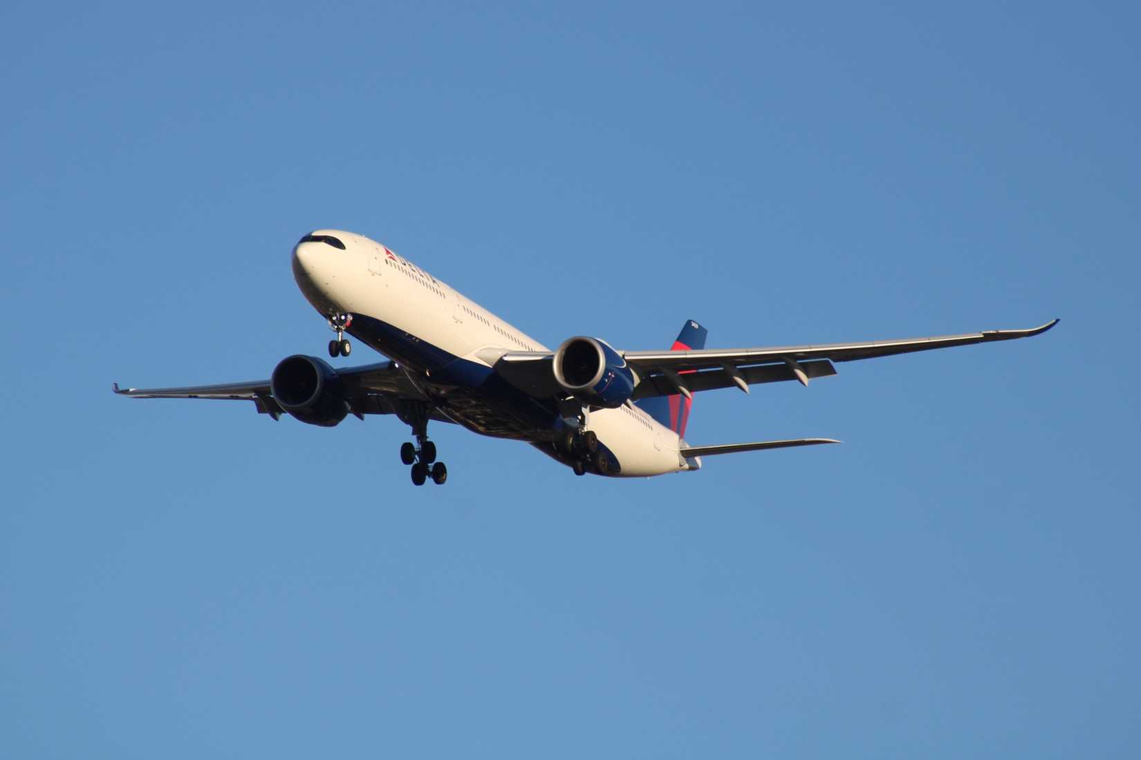 Delta Air Lines Extends Lease Of Cincinnati/Northern Kentucky Aircraft ...