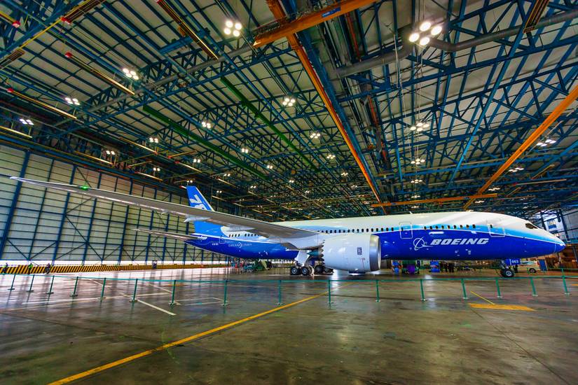 The Story Behind The Boeing 787 Dreamliner's Impressive Wing Flex