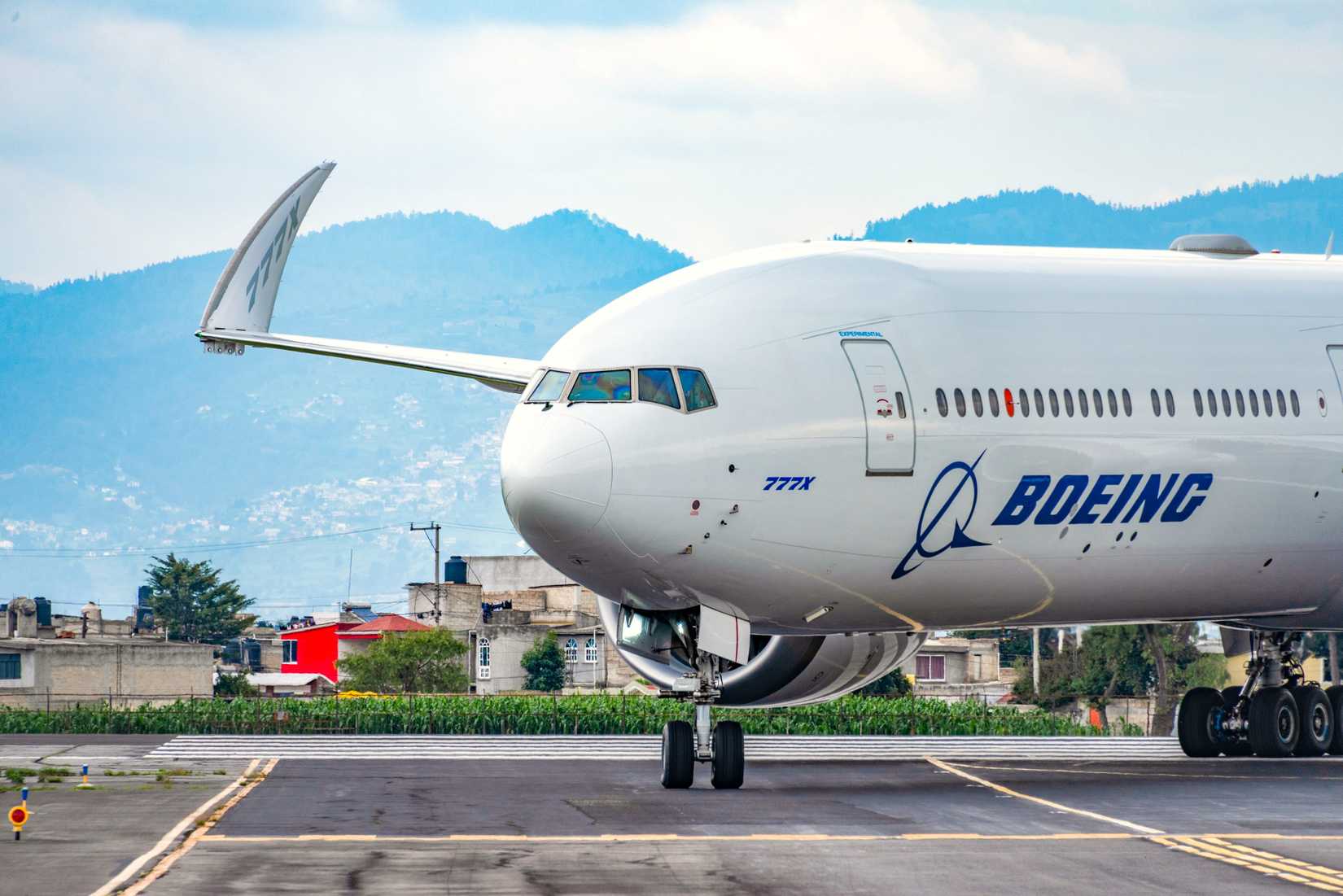 Why The Boeing 777X Has Such A Long Wingspan With Folding Tips