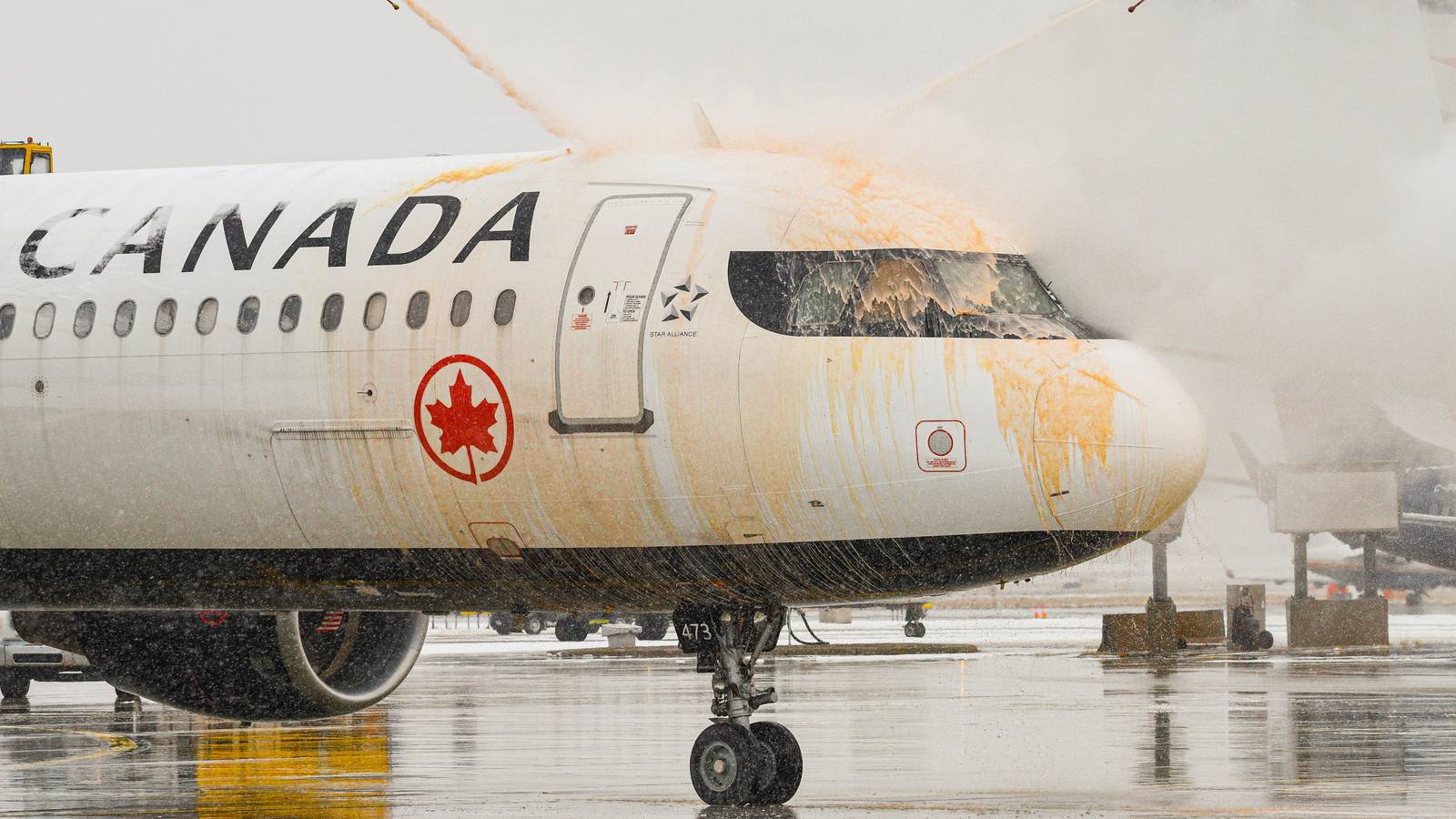 Air Canada Cancels 1290 Flights In 6 Days Due To Severe Weather & Crash ...