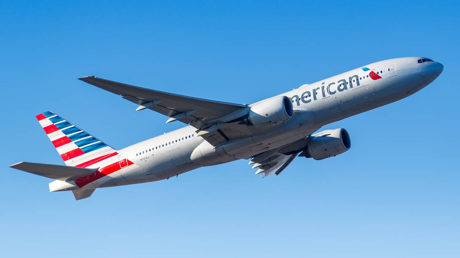 American Adds New Snacks, Beverages, & Inflight Streaming Selections