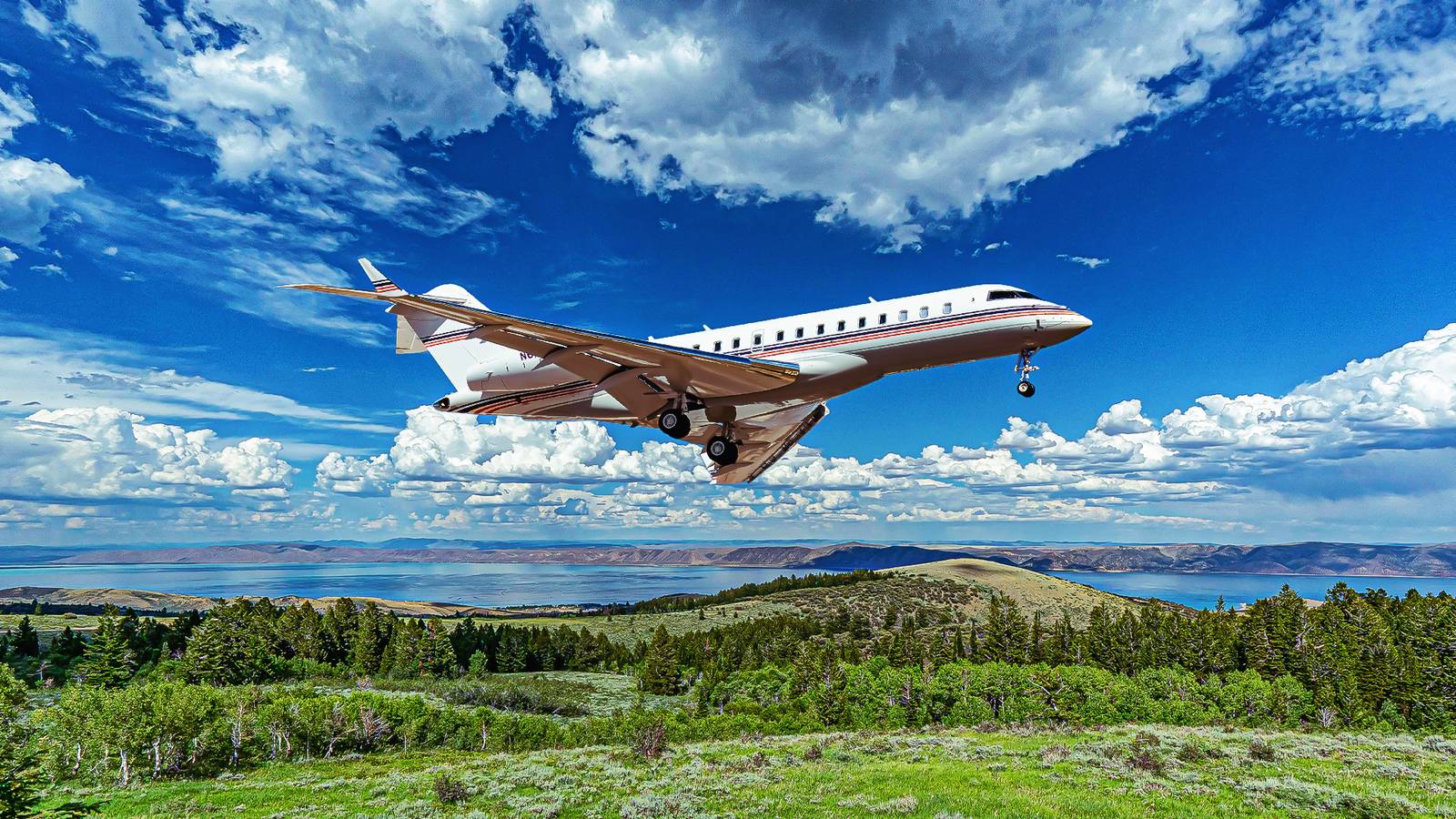 A Look At The Salaries Of Private Jet Pilots In Canada