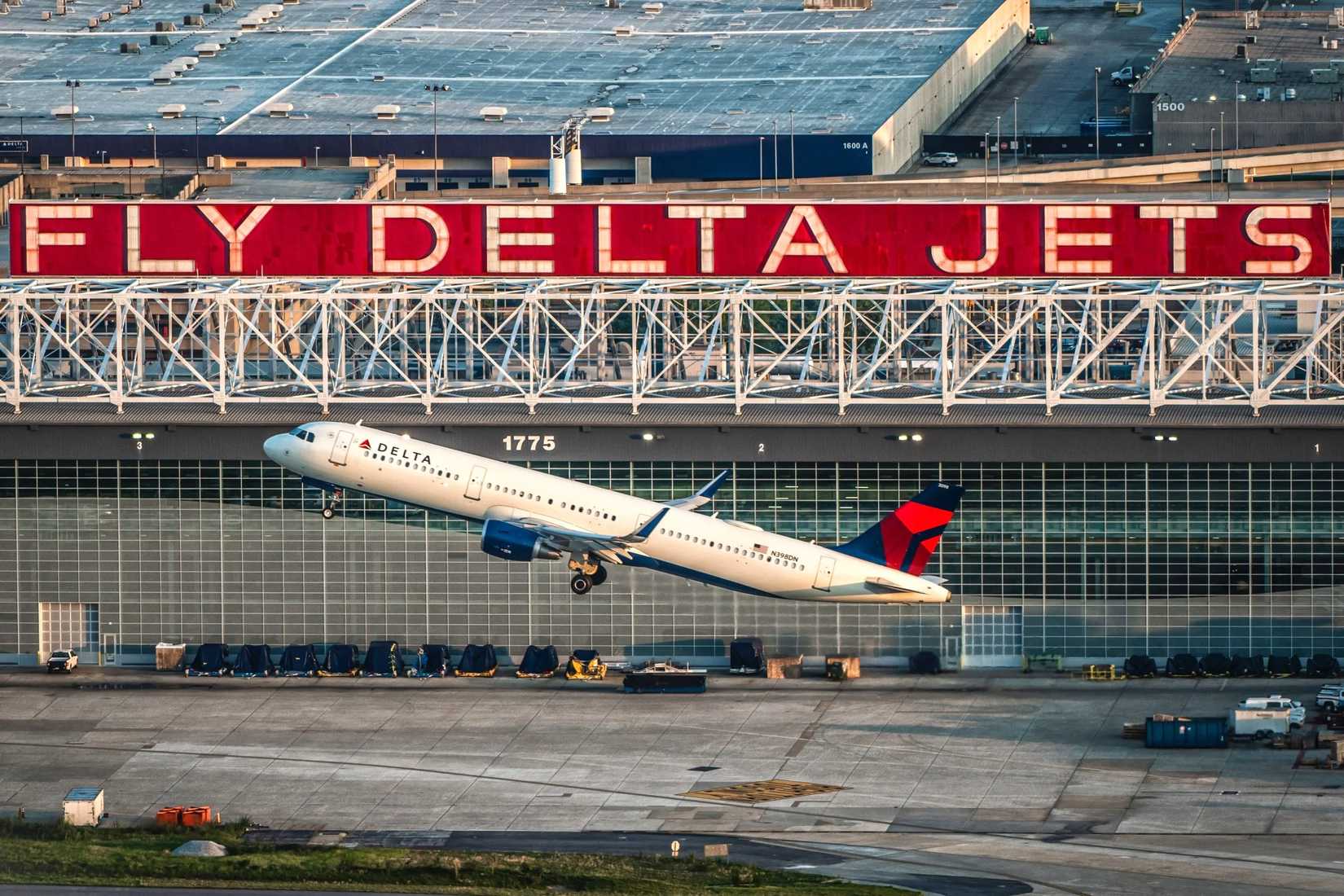 What Is The Typical Salary For A Delta Air Lines Pilot?
