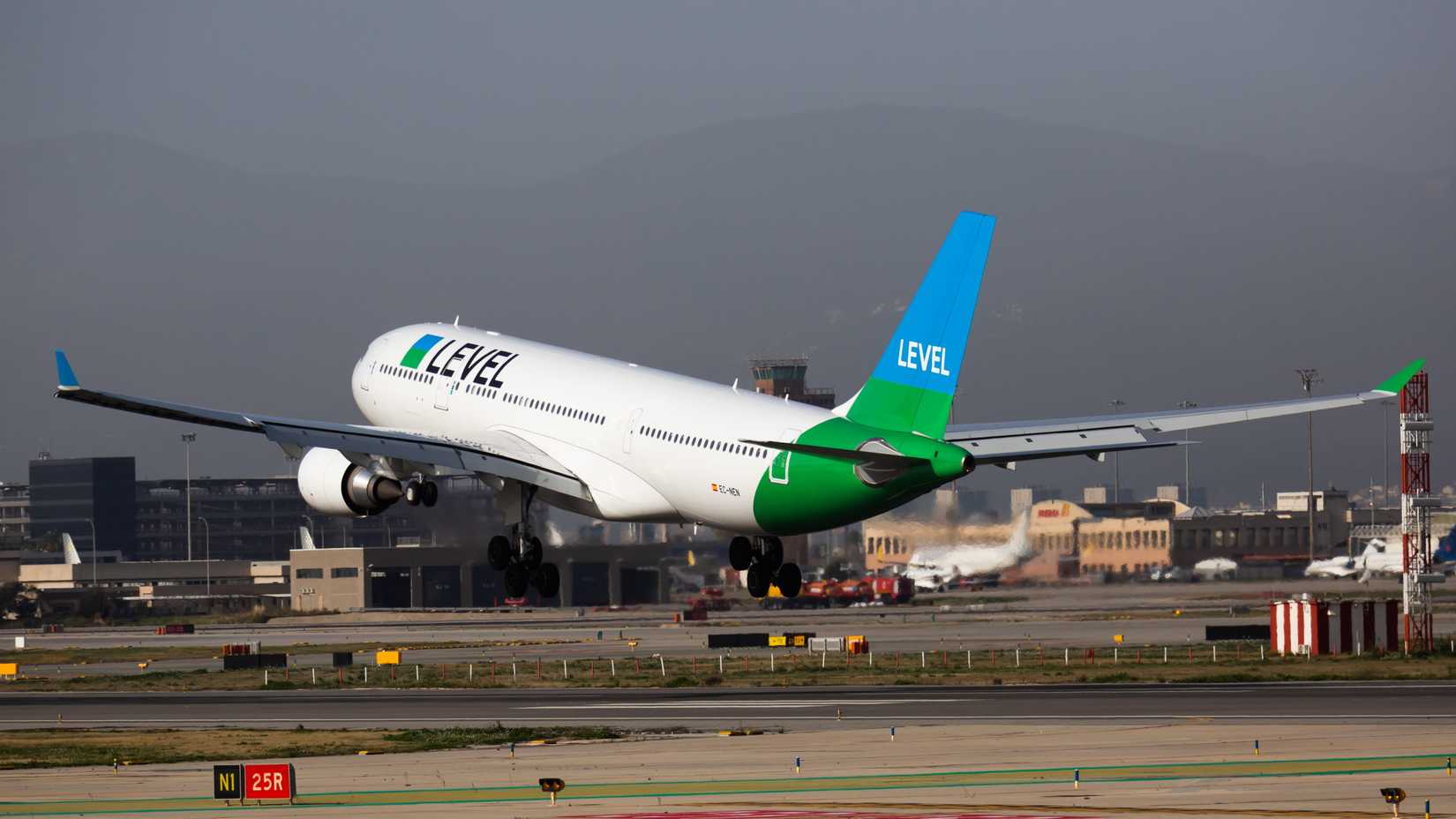 5 Reasons Why Barcelona Doesn't Have A Major Legacy Carrier Hub