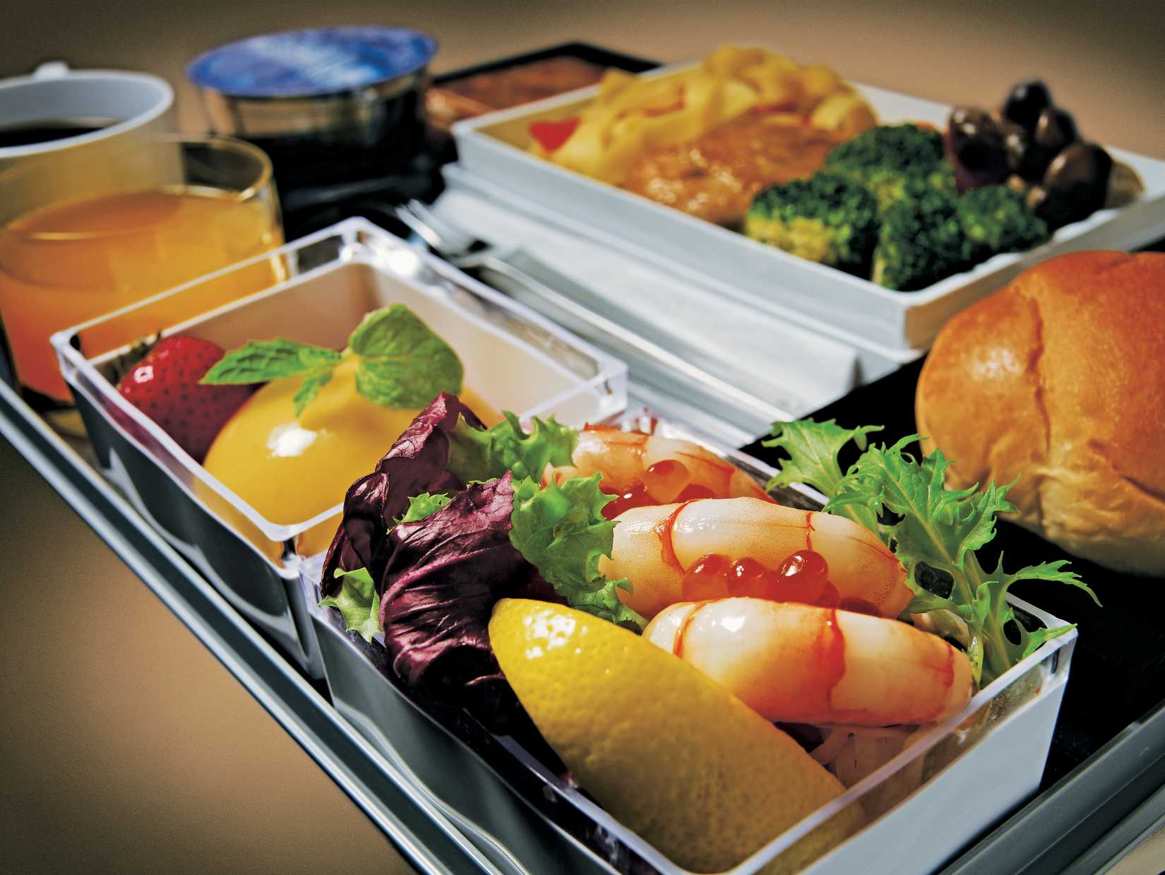 10 Airlines With The Best Food Onboard