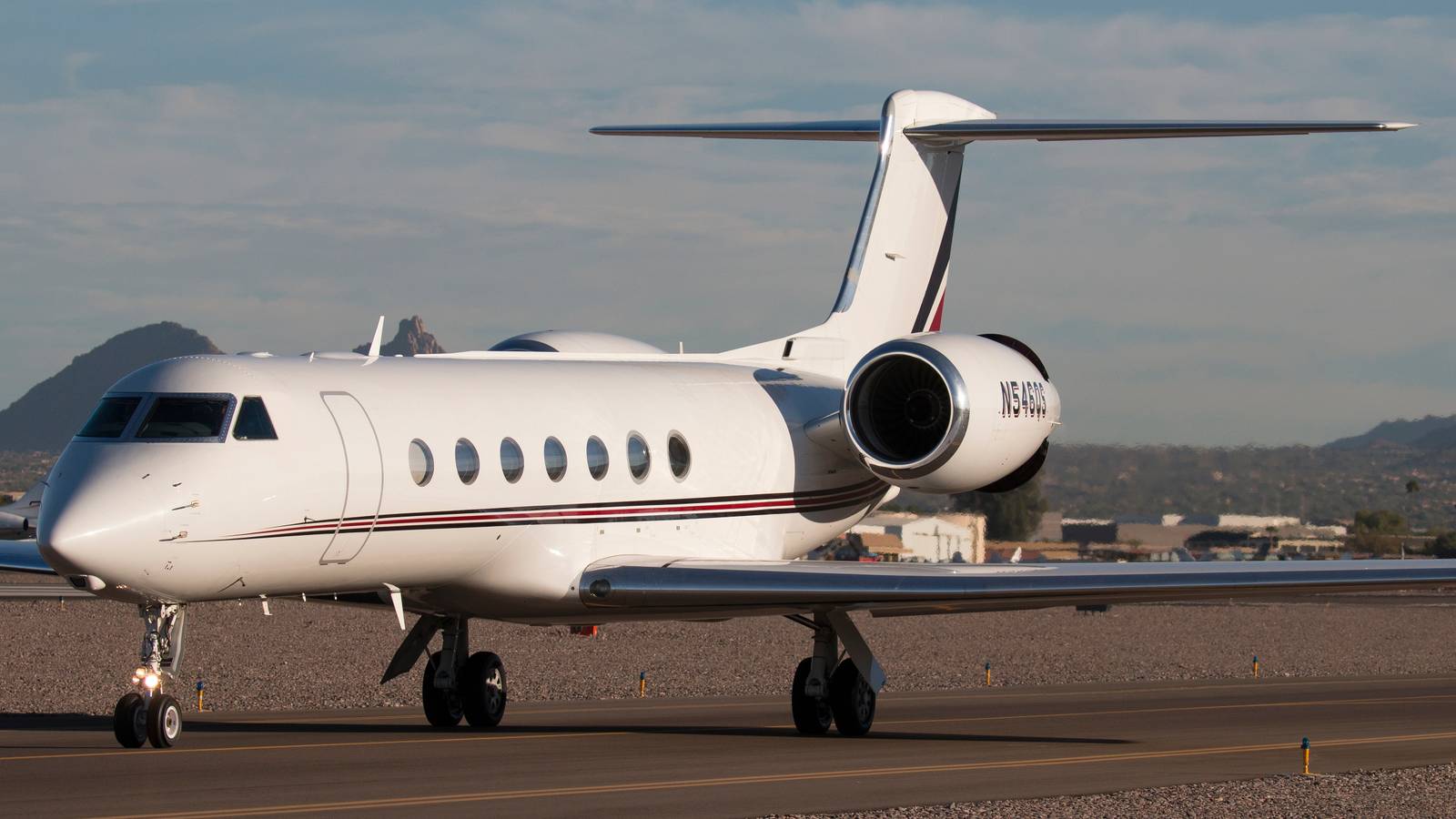 1 Dead After Learjet 35A Collides Into Gulfstream 200 At Scottsdale Airport