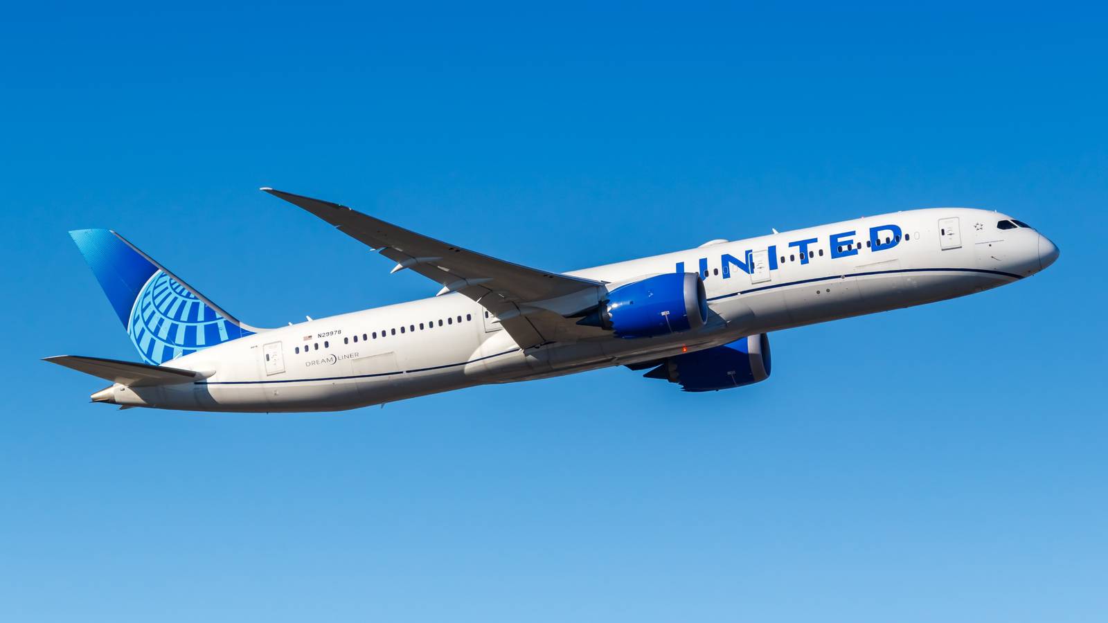 United Airlines Opens Grab & Go Lounge At Houston's George Bush ...