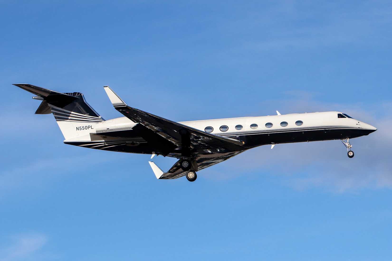 What Made The Gulfstream G550 So Popular?
