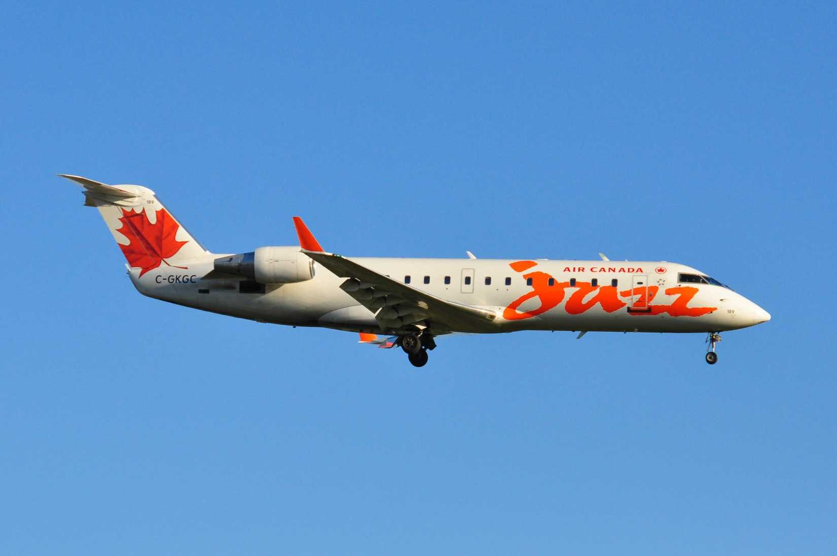 Why Air Canada's Embraer E175s & CRJ900s Might Just Be The Coolest ...