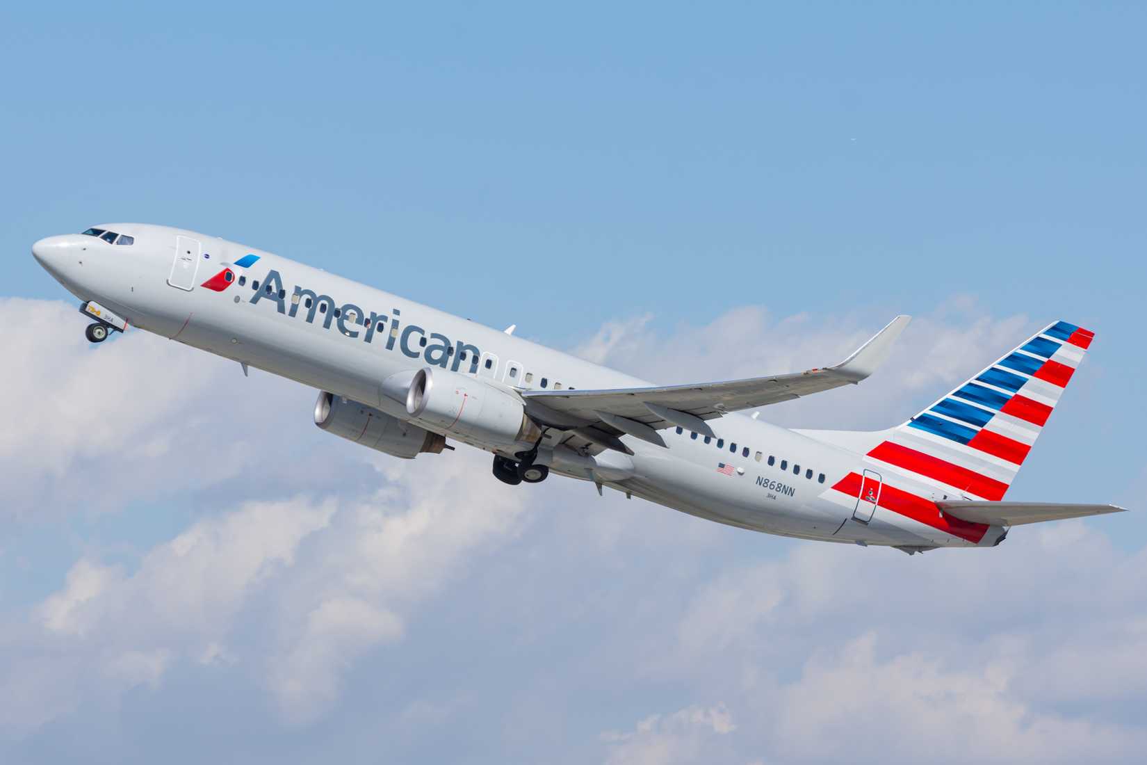NTSB Says American Airlines Boeing 737 That Caught Fire Had An Engine ...