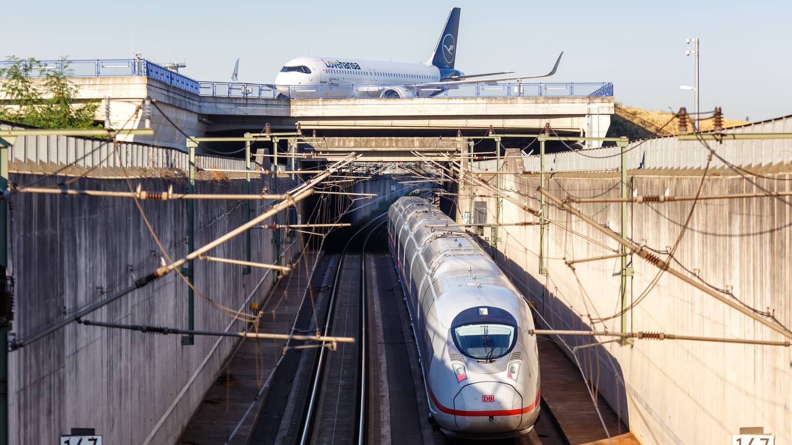 Lufthansa Express Rail Tickets Now Work For Public Transport In 26 ...