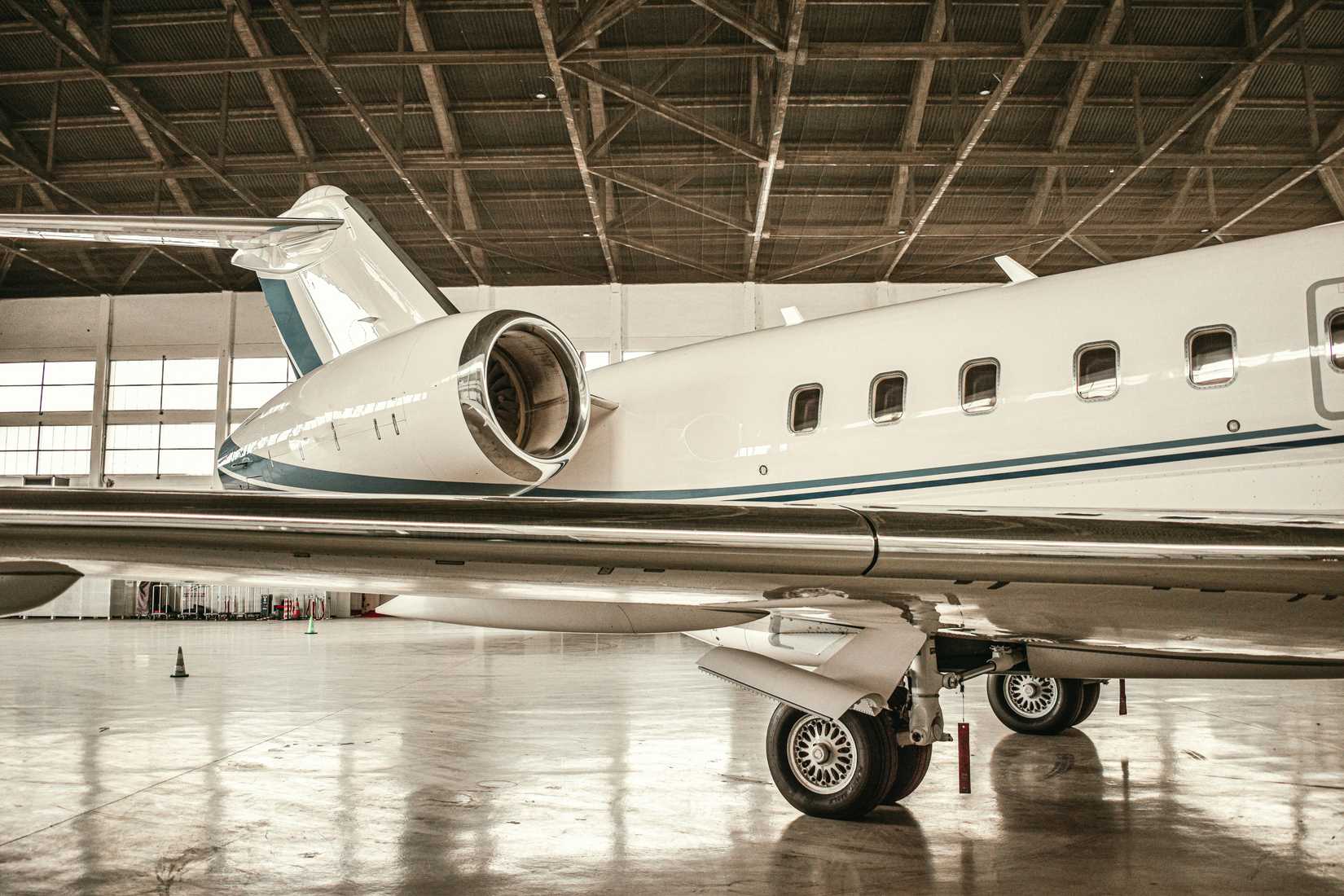 What Is The Typical Salary For A Private Jet Pilot In California?