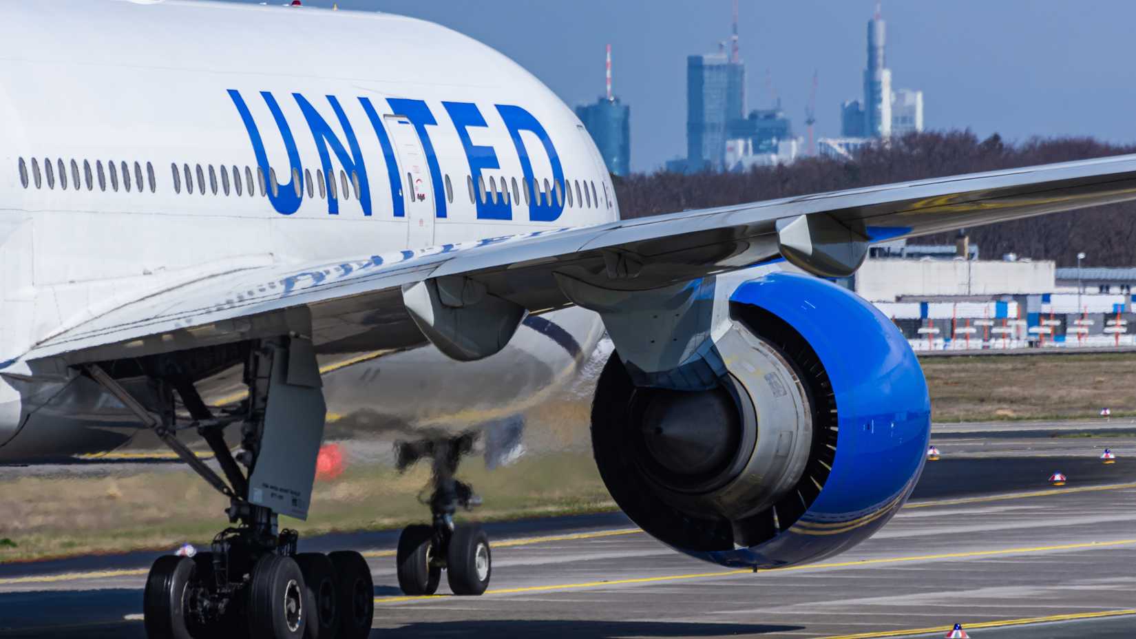 How Do Foreign Exchange Rates Impact Airline Ticket Prices & Success?