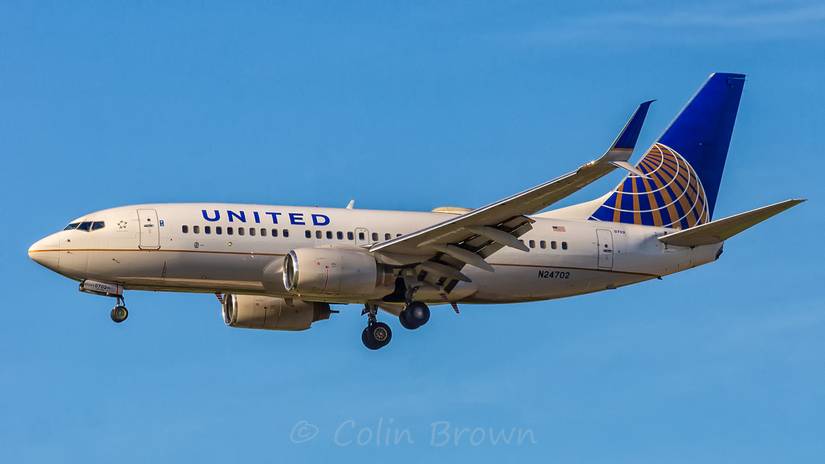 United Airlines' Oldest Boeing 737 Still Flying