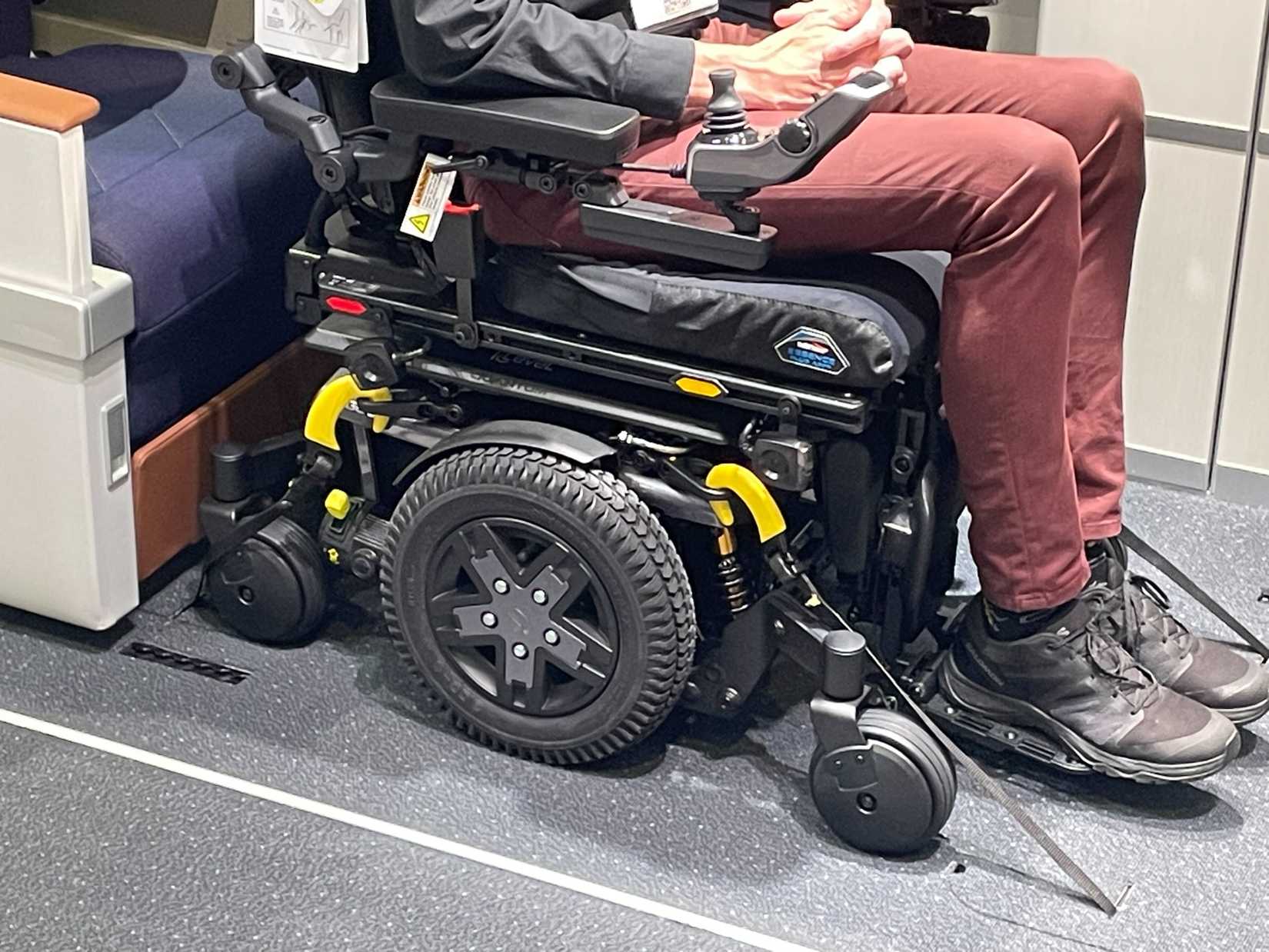 Collins Aerospace Introduces Pinnacle Seat Upgrade & Prime Wheelchair ...