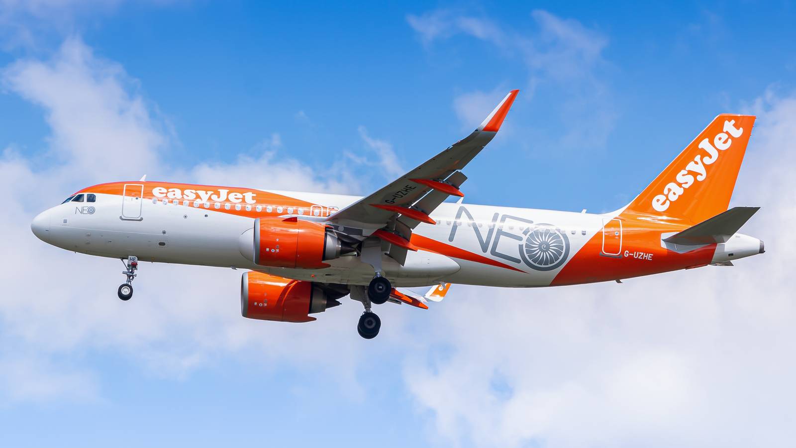 Hot & Cool: easyJet Launches 2 New Routes To Sub-Saharan Sal & Georgia