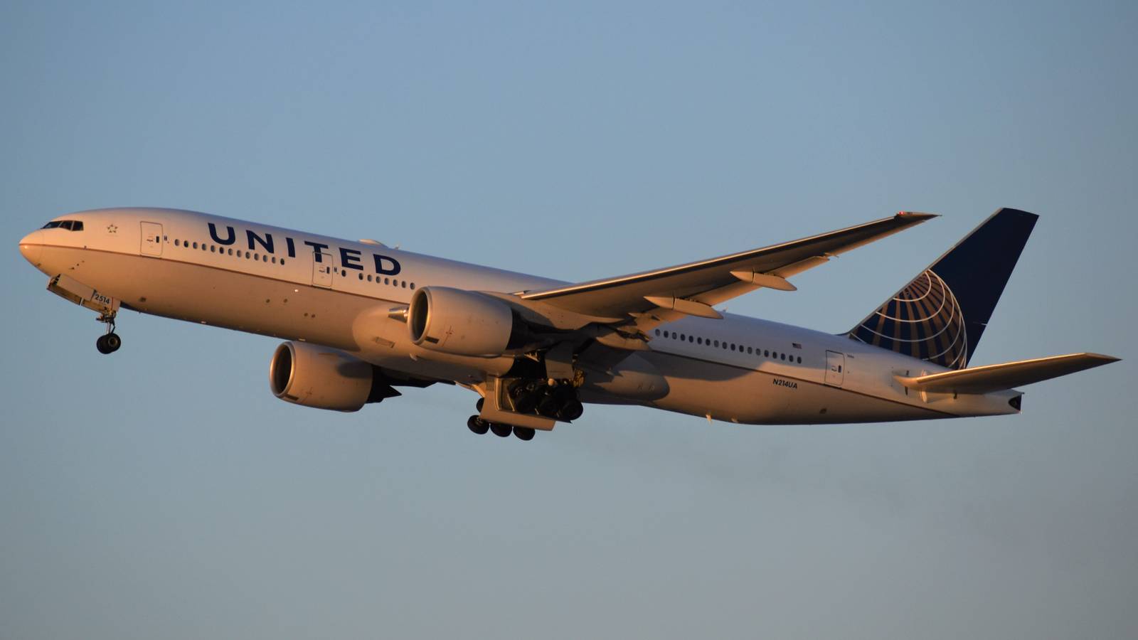 Trip Review: United Airlines Boeing 777 Economy Class From San ...