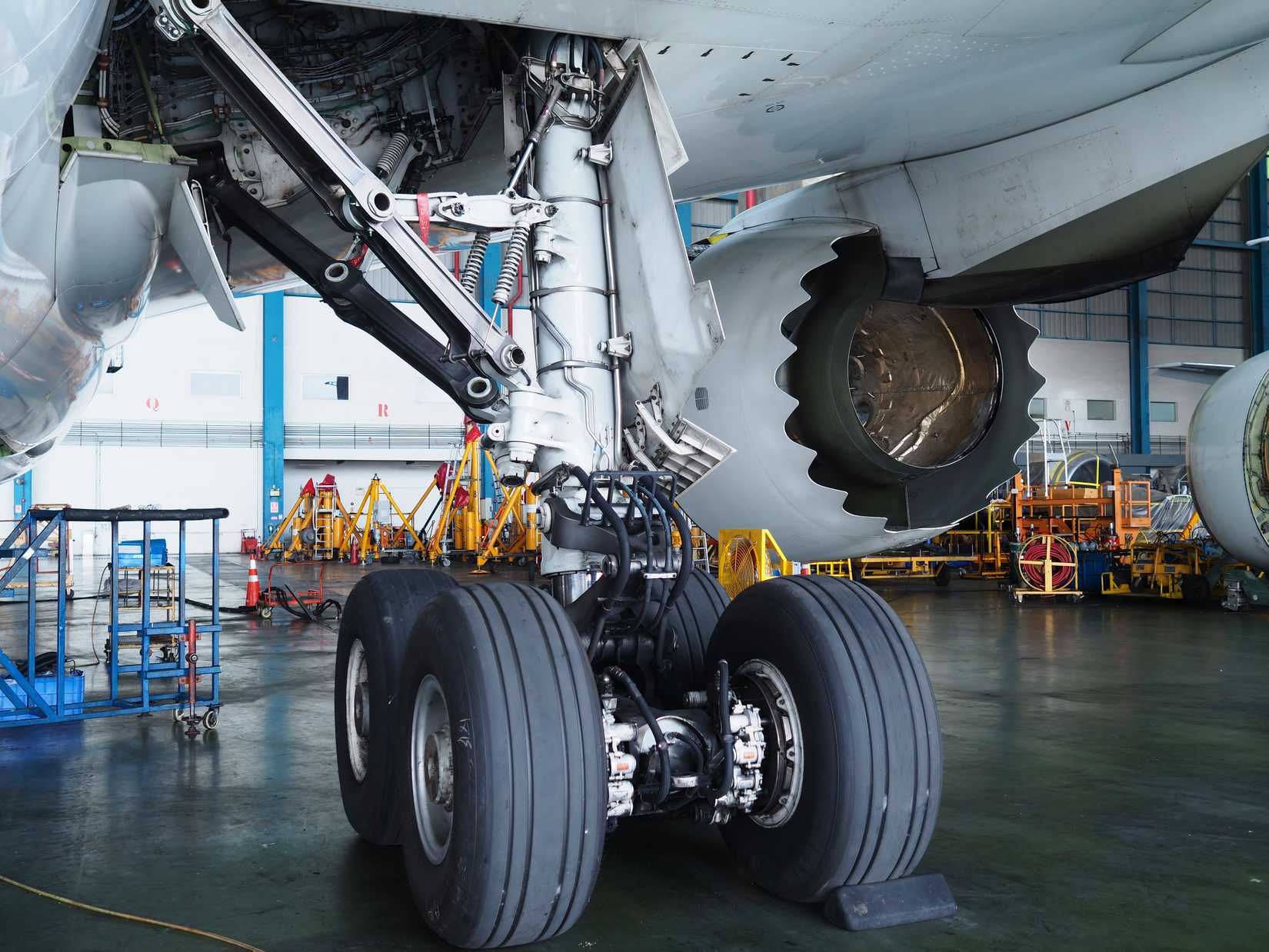 Why Aircraft Sometimes Takeoff Without Retracting Their Landing Gear