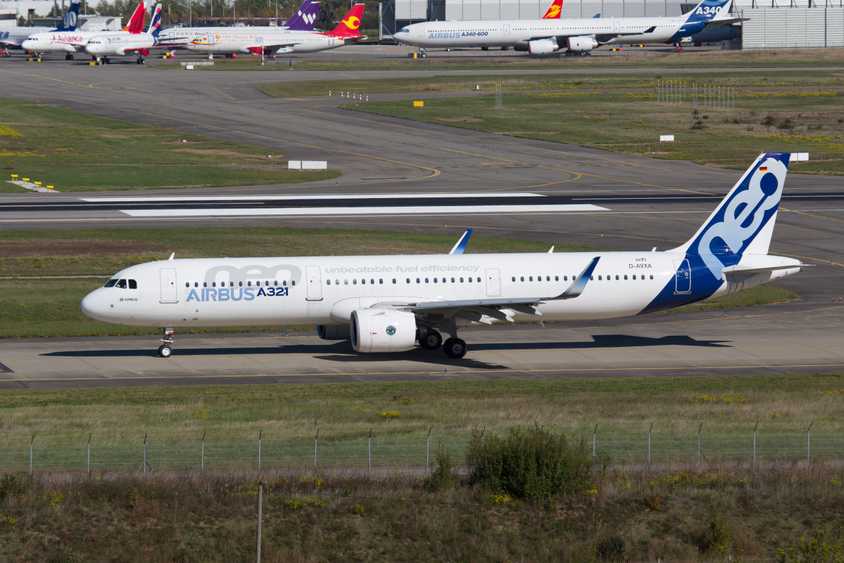 How Do The Airbus A321 & A321XLR Differ?