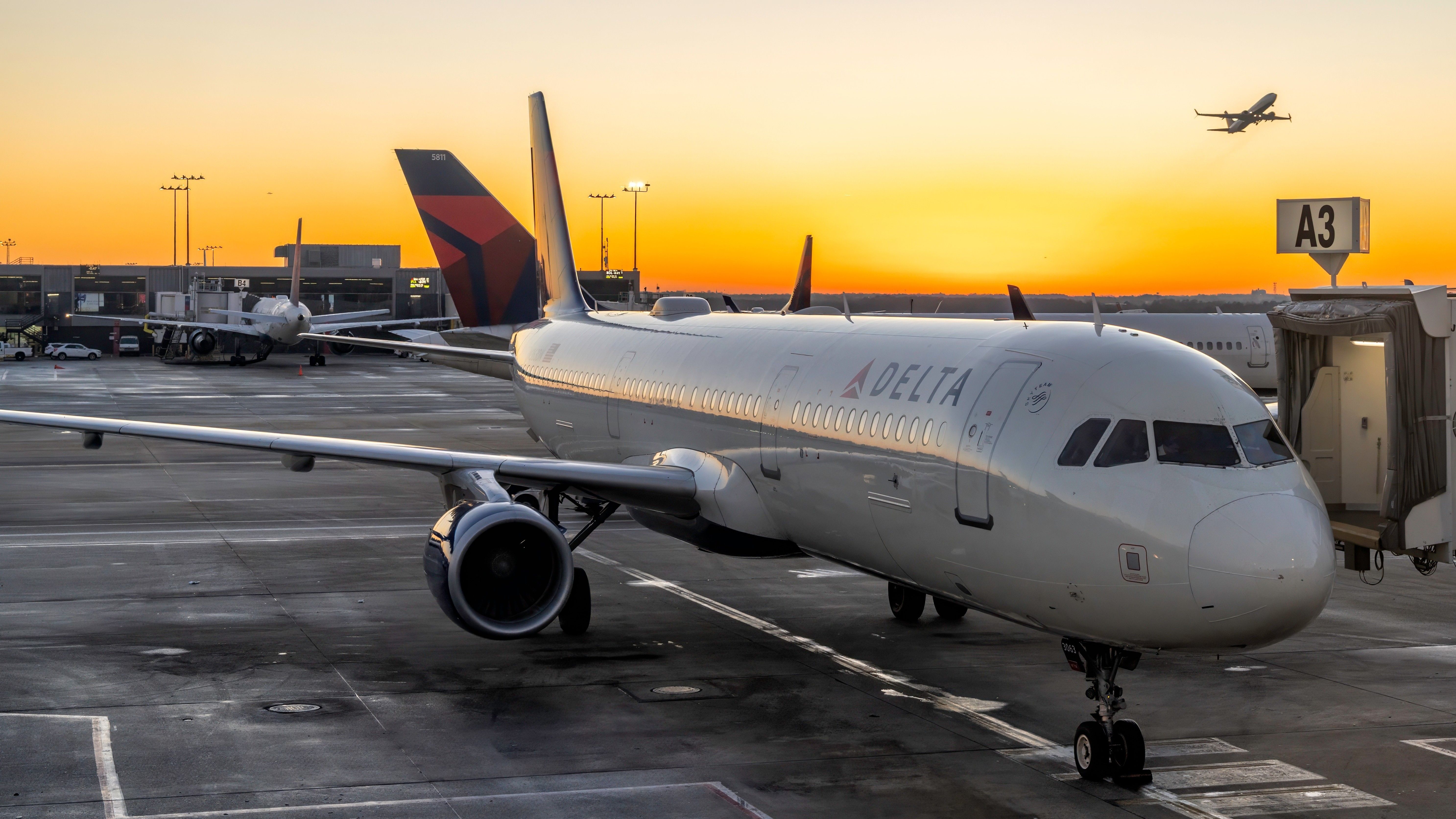 Delta Air Lines To Increase Flight Attendant & Ground Workers’ Salaries ...