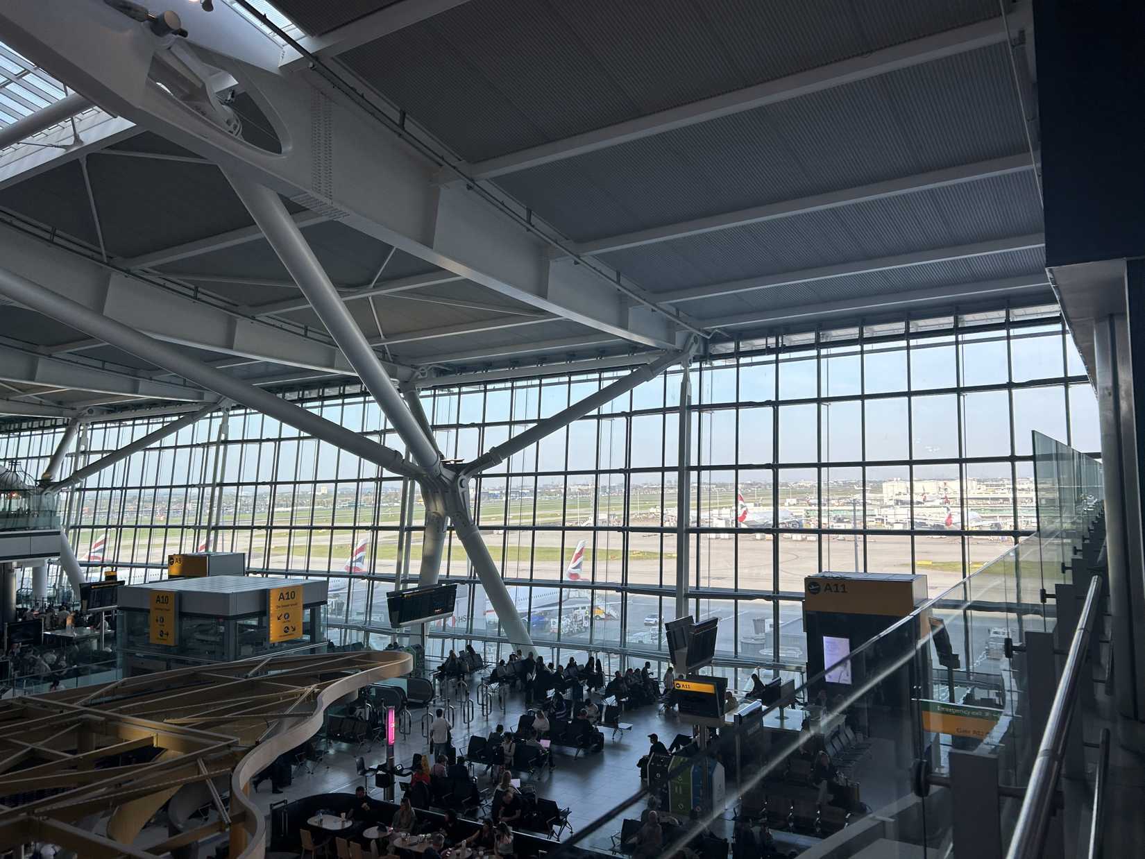 London Heathrow Airport Serves 6 Million Passengers In March Despite ...