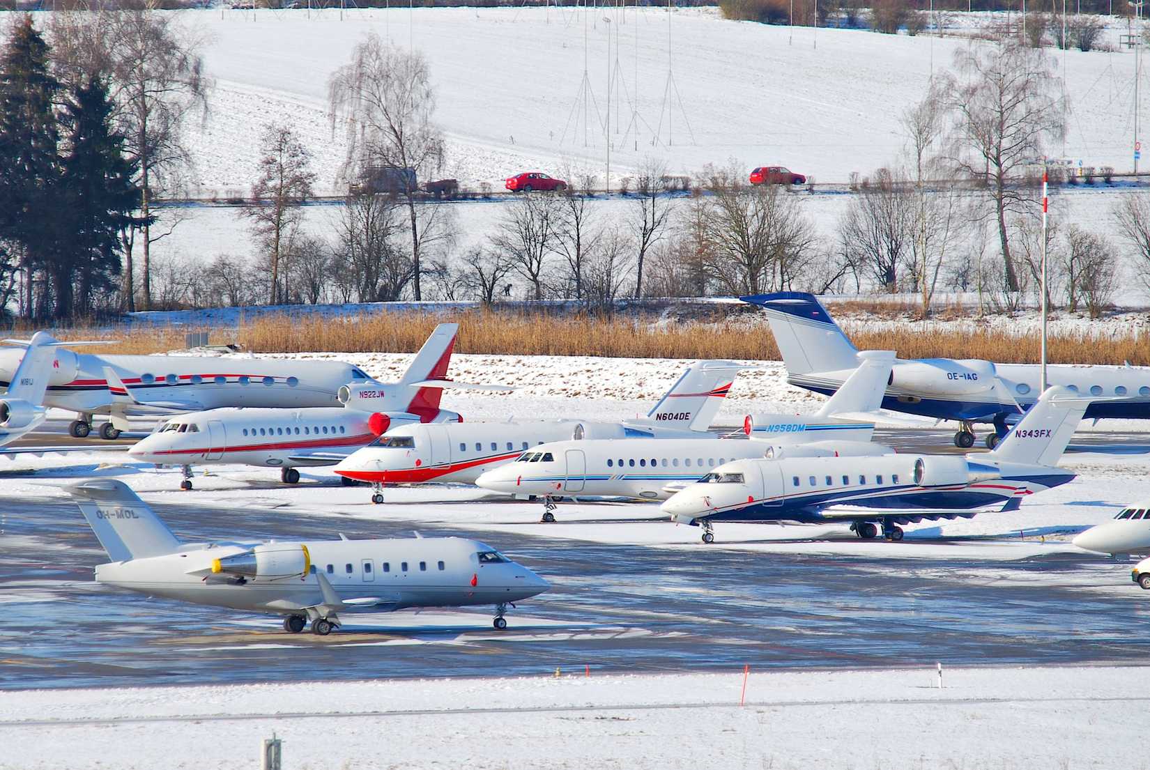 Gulfstream G700 Vs Bombardier Global 8000: Which Jet Is Faster?