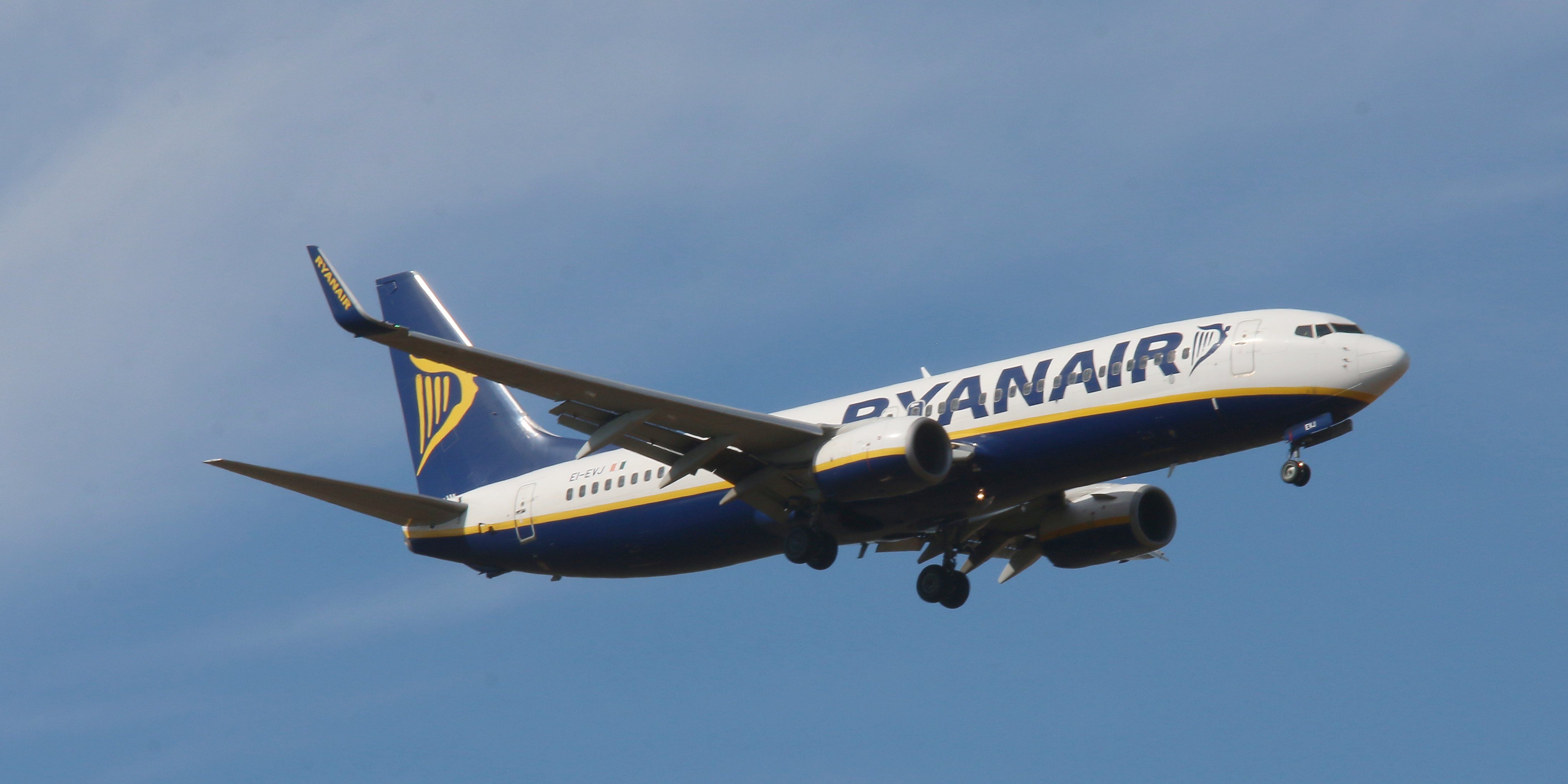 All 8 Routes The Boeing 737-800 Operates Within The UK