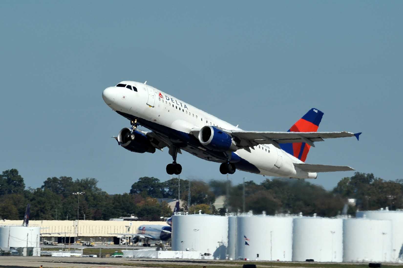 Delta Air Lines Replaces Airbus A319 With A Boeing 737-800 After Flaps ...