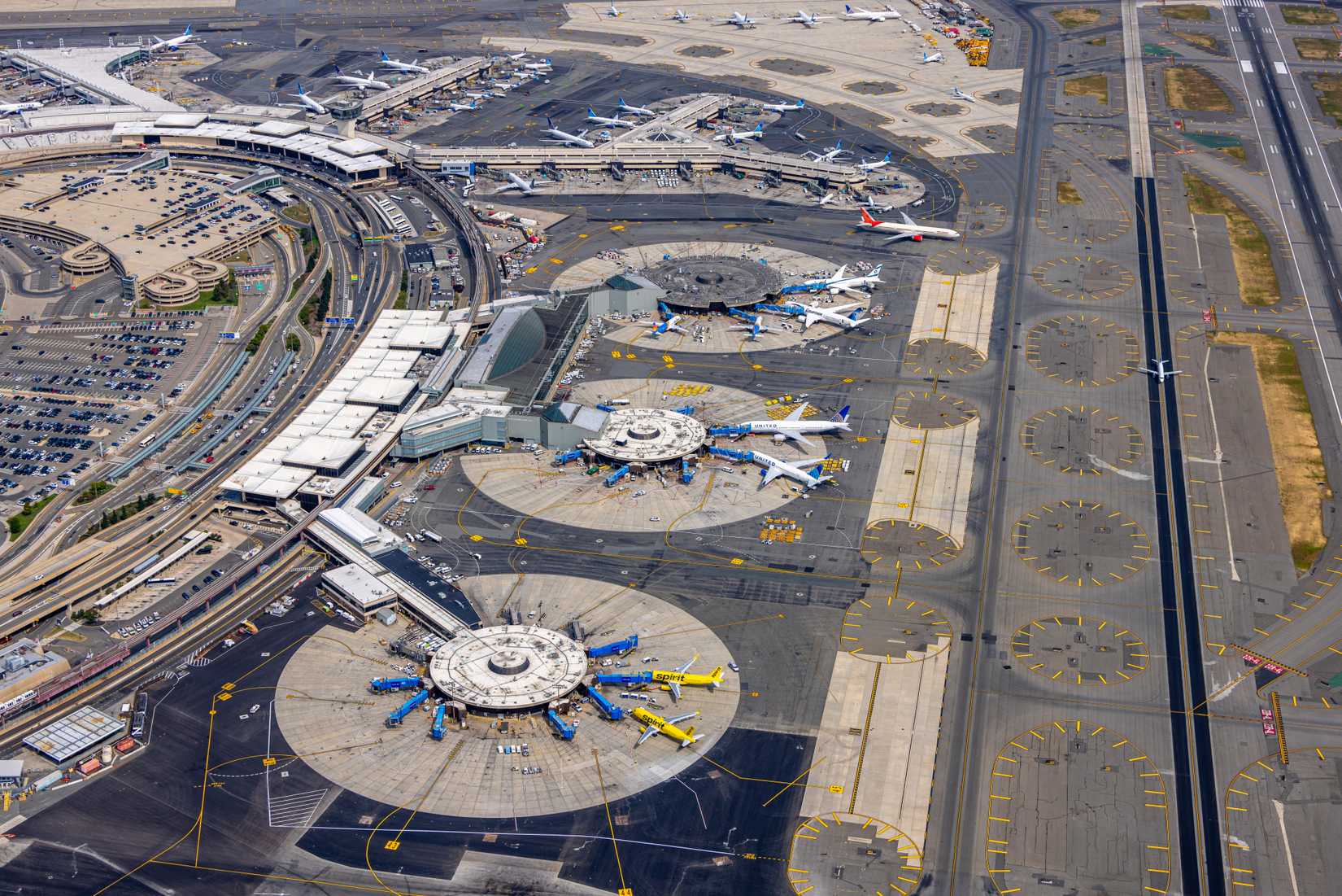 Newark Airport's 3rd Runway To Reopen 2 Weeks Ahead Of Schedule